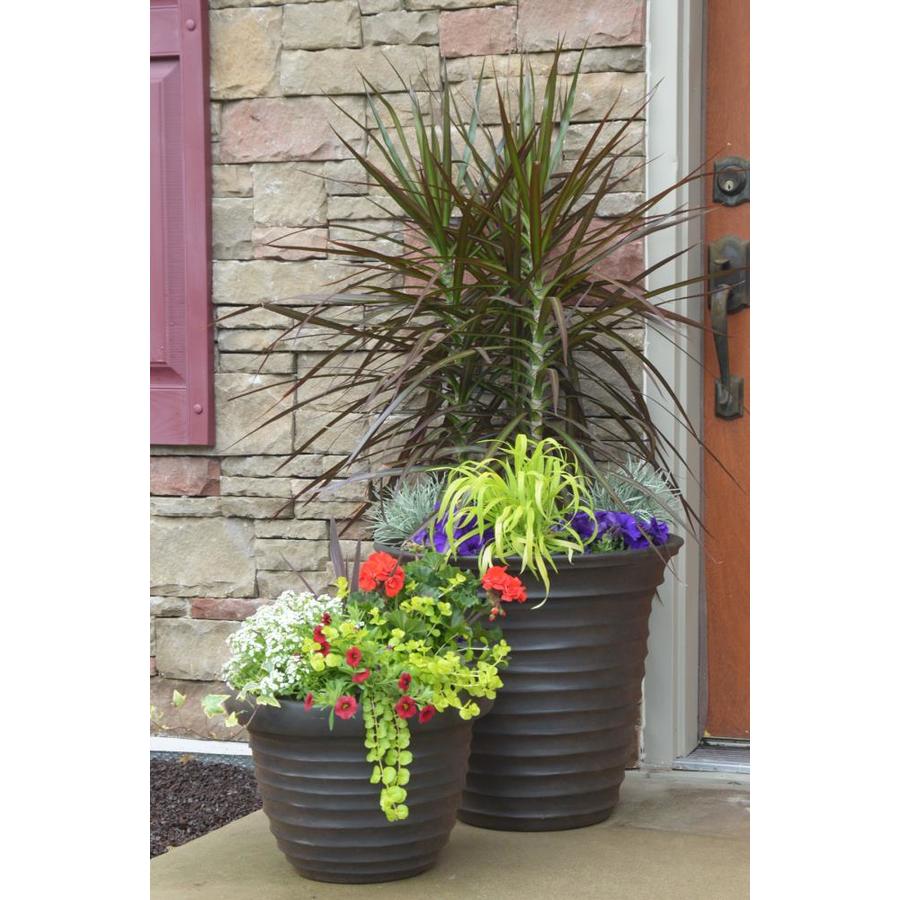 Grosfillex 19.72-in W x 17.72-in H Santorino Rust Resin Planter in the ...