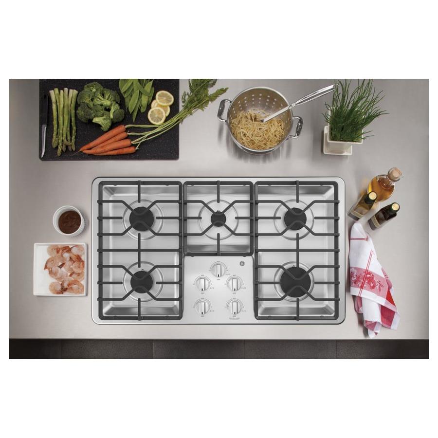 GE 36-in 5 Burners Stainless Steel Gas Cooktop in the Gas Cooktops ...
