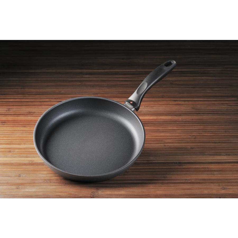 Swiss Diamond HD Classic 10.25-in Aluminum Cooking Pan in the Cooking ...