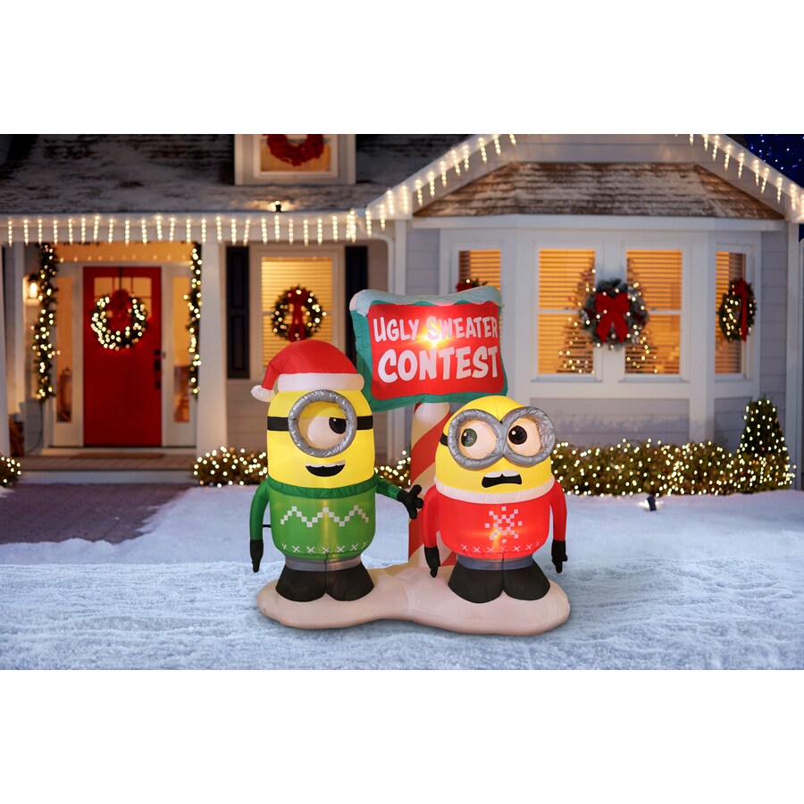 Universal Despicable Me 6-ft Lighted Minion Christmas Inflatable in the ...