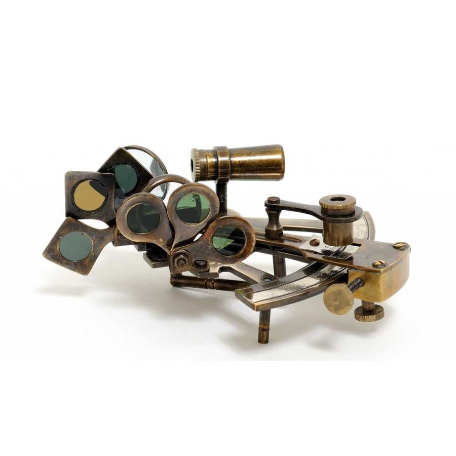 HomeRoots 4-in x 4.5-in x 2.5-in Nautical Sextant in Wood Box- Medium ...