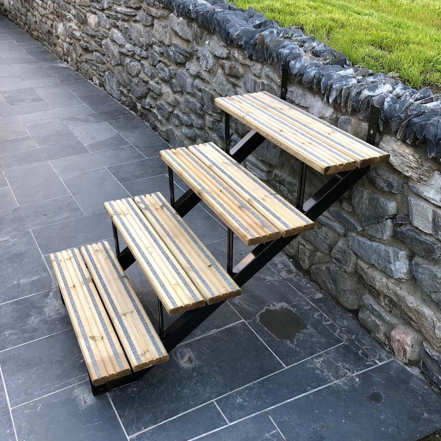 Pylex 4-Steps Steel Stair Stringer Black 7-1/2 in x 10-1/4 in in the ...