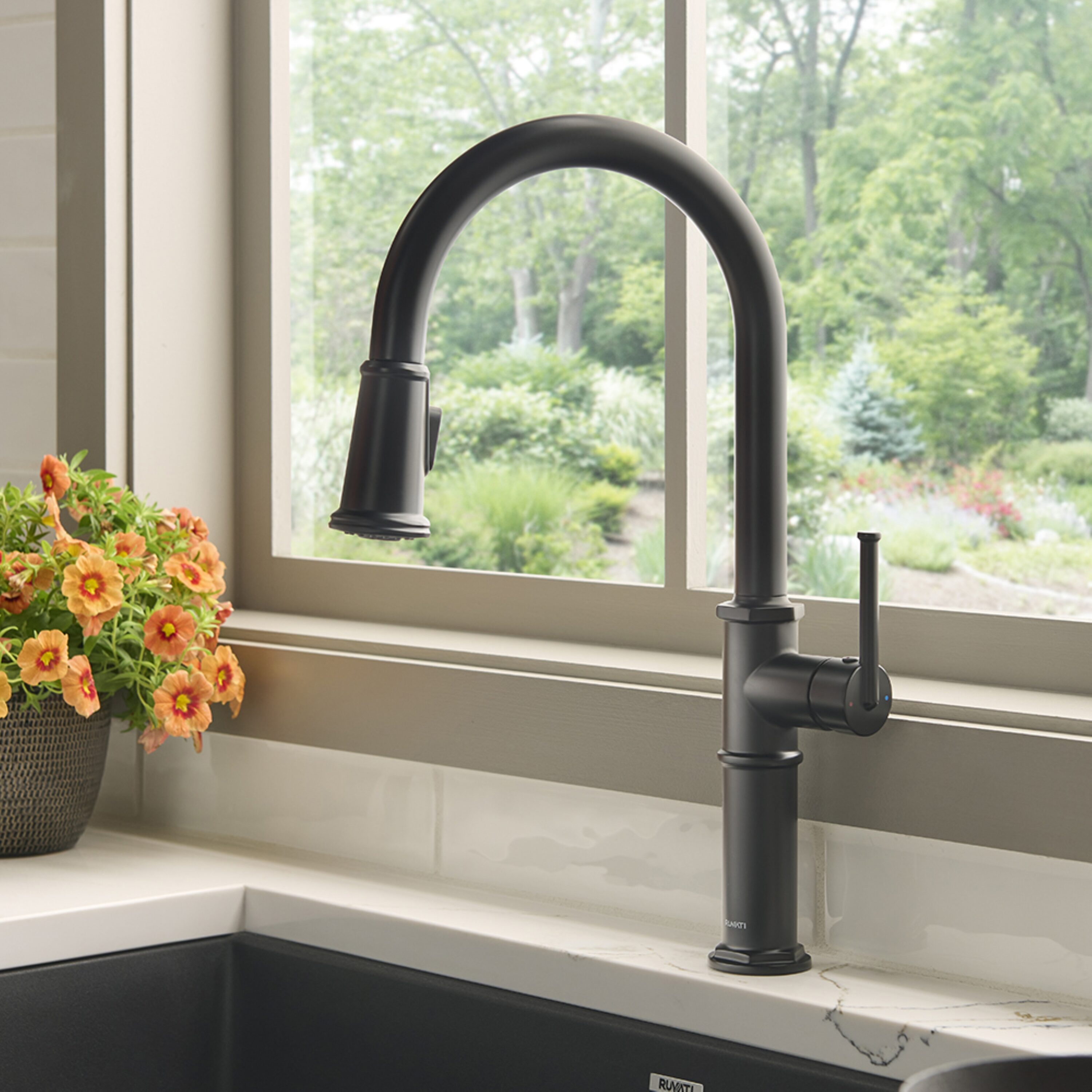 Ruvati Idris Matte Black Single Handle Deck-mount Pull-down Kitchen ...