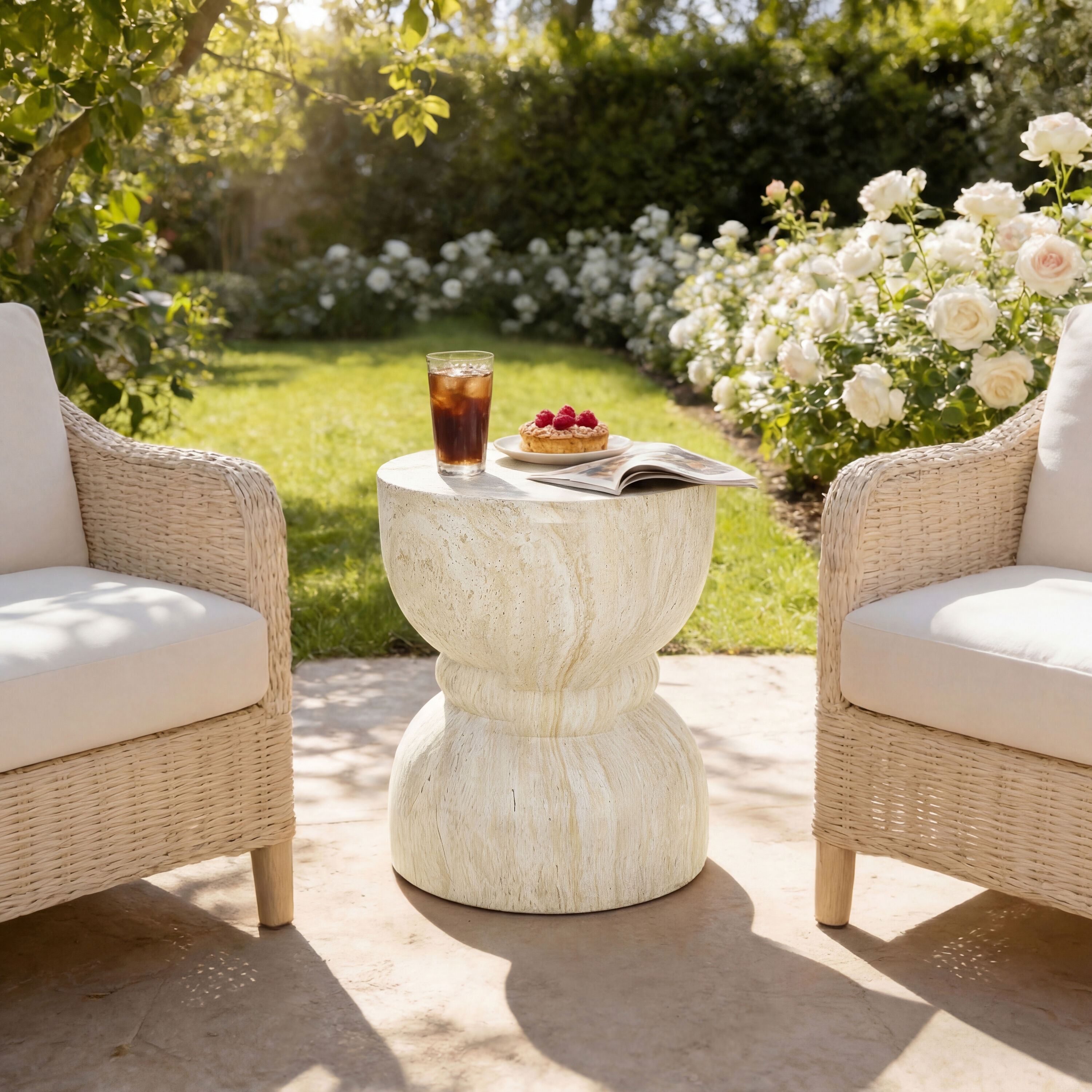 LUXEYARD Outdoor Concrete Side Table Rounded Waist Outdoor End Tables ...