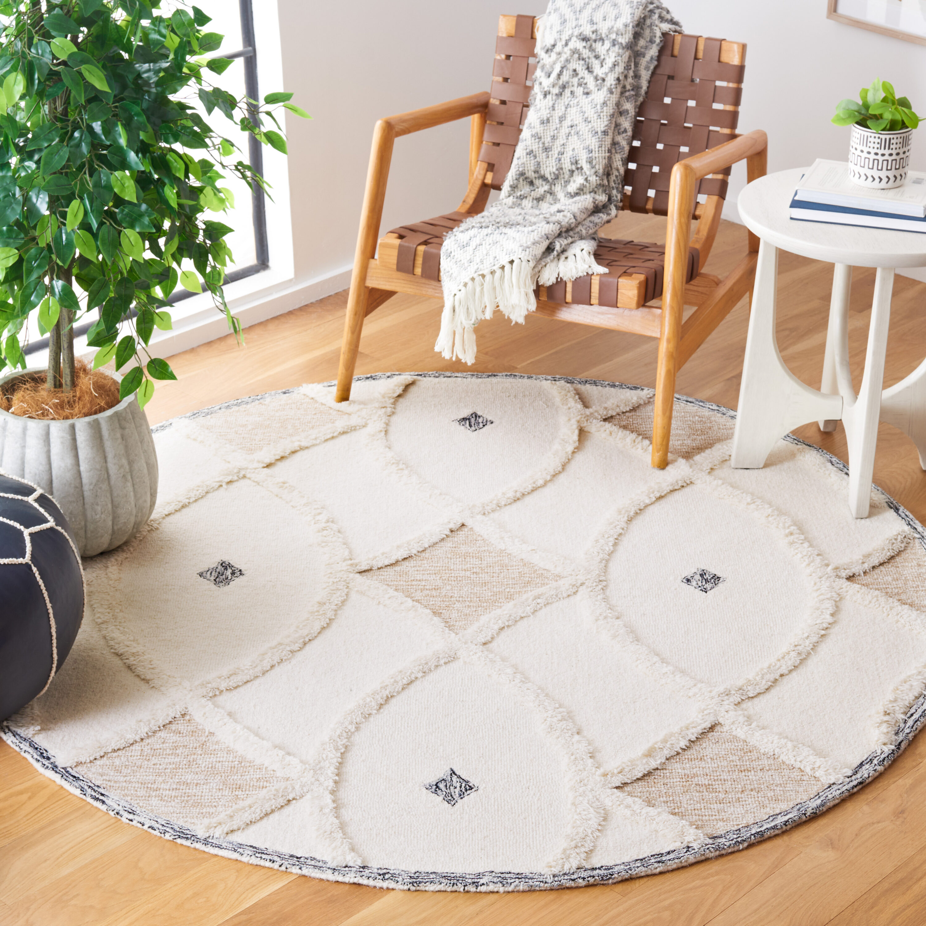 Safavieh Casablanca 991 Ivory/Brown Contemporary 6ft x 6ft Round Rug in ...