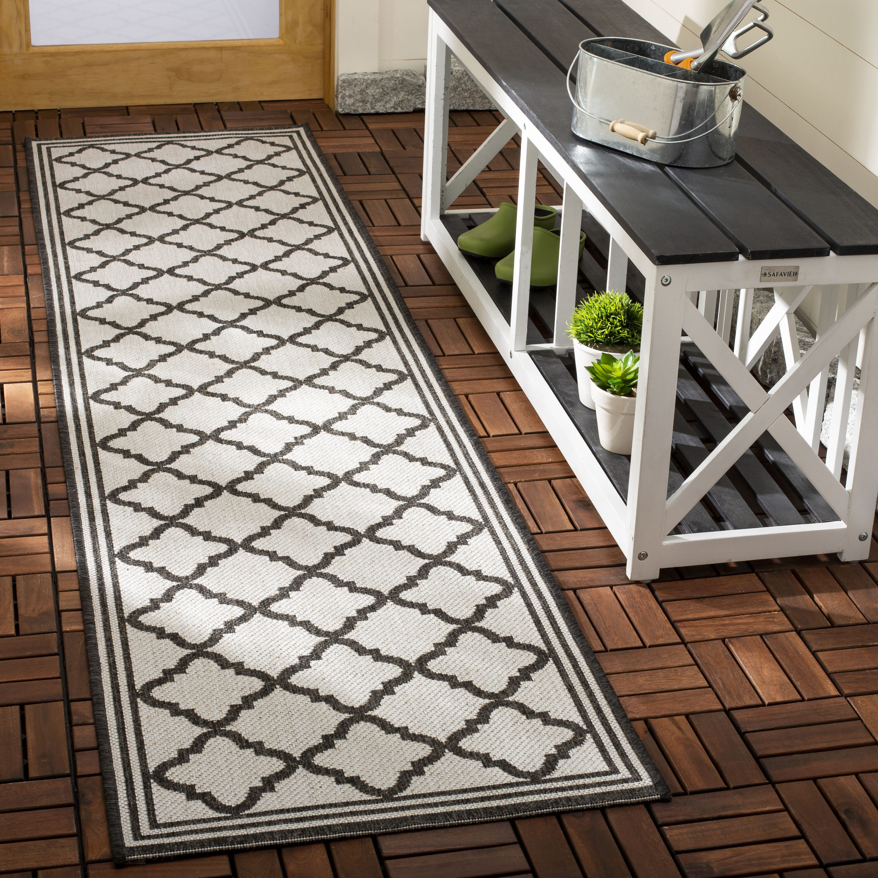Safavieh Beach House 121A Light Grey Charcoal 2ft-2in x 6ft Runner Rug ...
