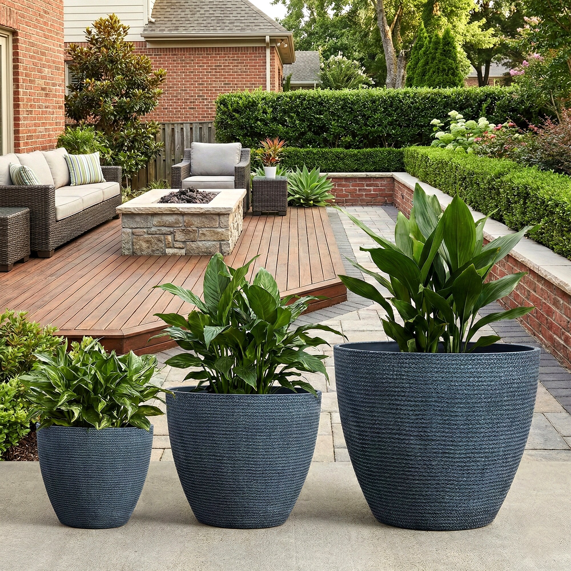 Dovelina 16.7-in H Weather Resistant Plastic Plant Pots Set of 3 in the ...
