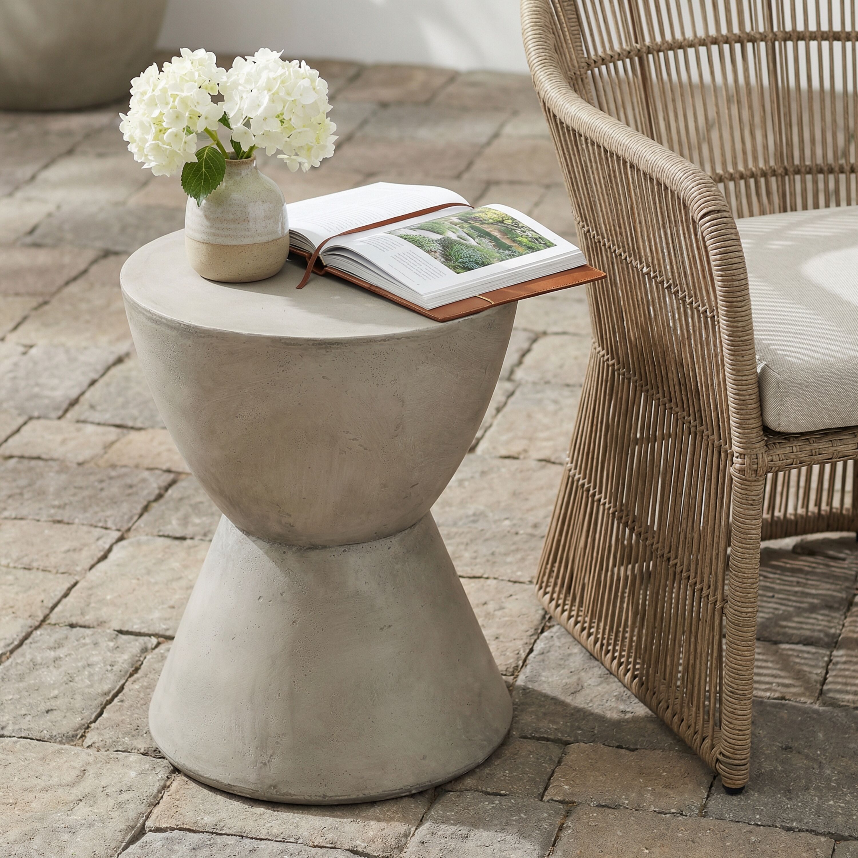 Tinyhomie Light Gray Lightweight Concrete MGO Outdoor Side Table for ...