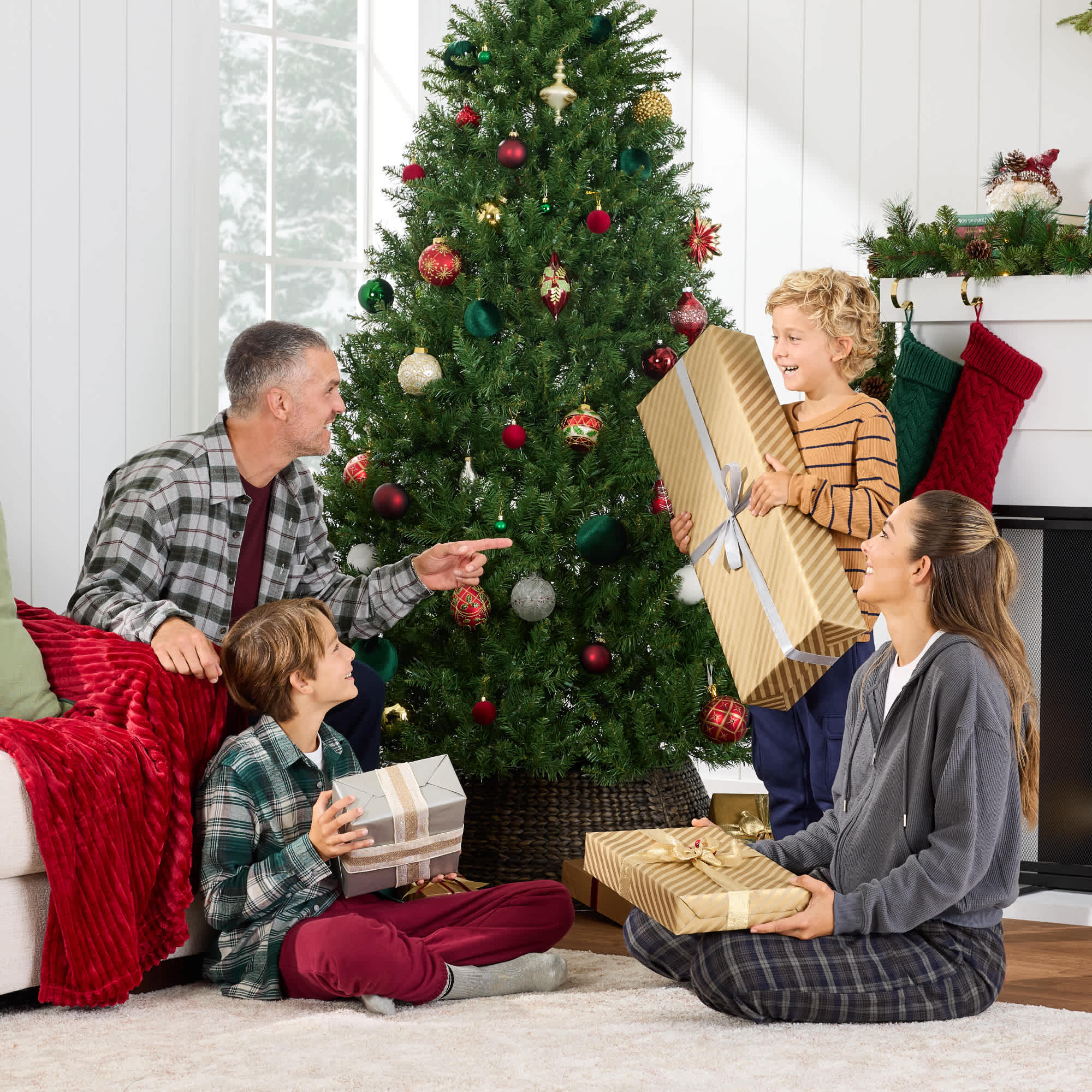 Best Choice Products 6ft Hinged Douglas Full Fir Artificial Christmas ...