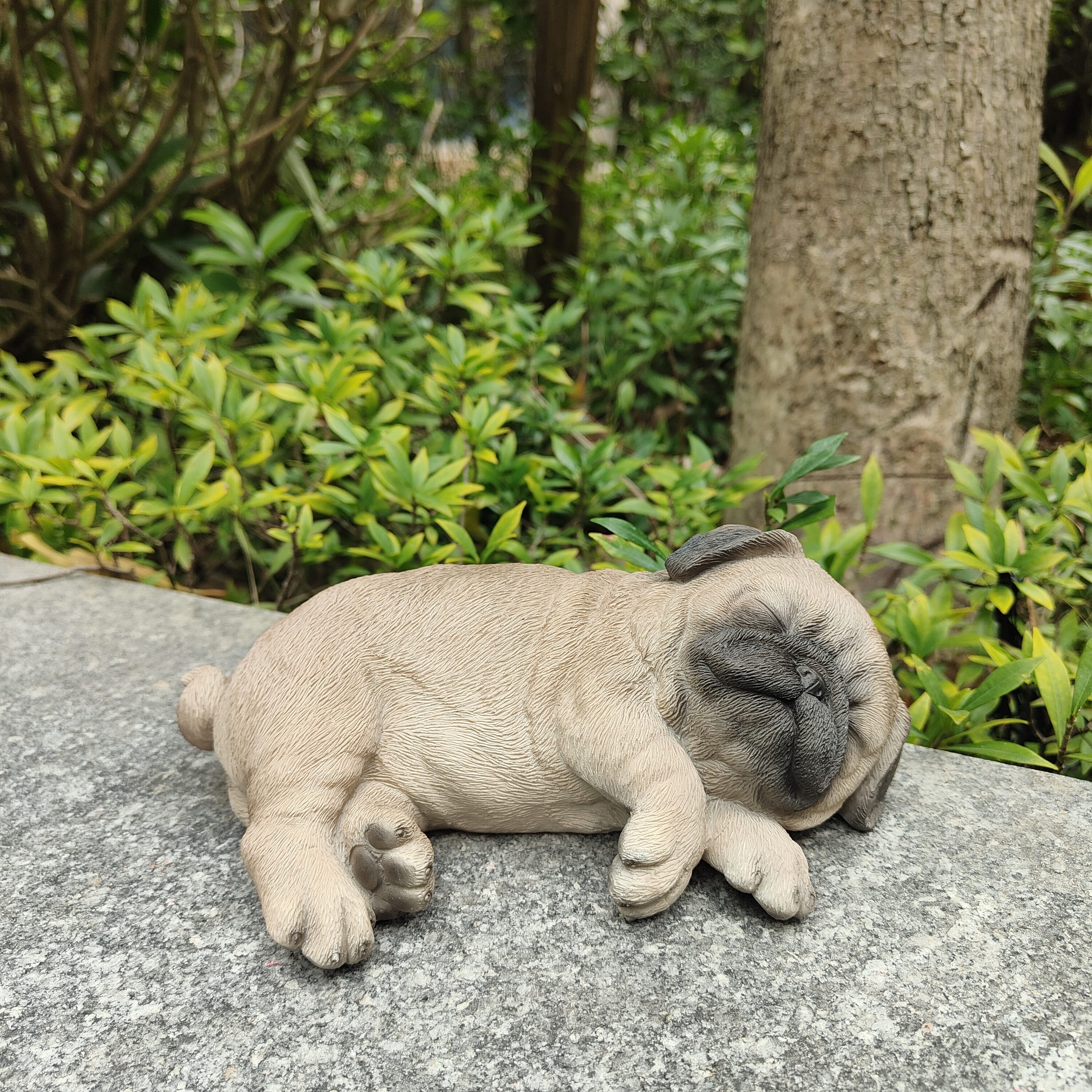Hi-Line Gift 2.68-in H x 5.12-in W White Bulldog Garden Statue in the ...