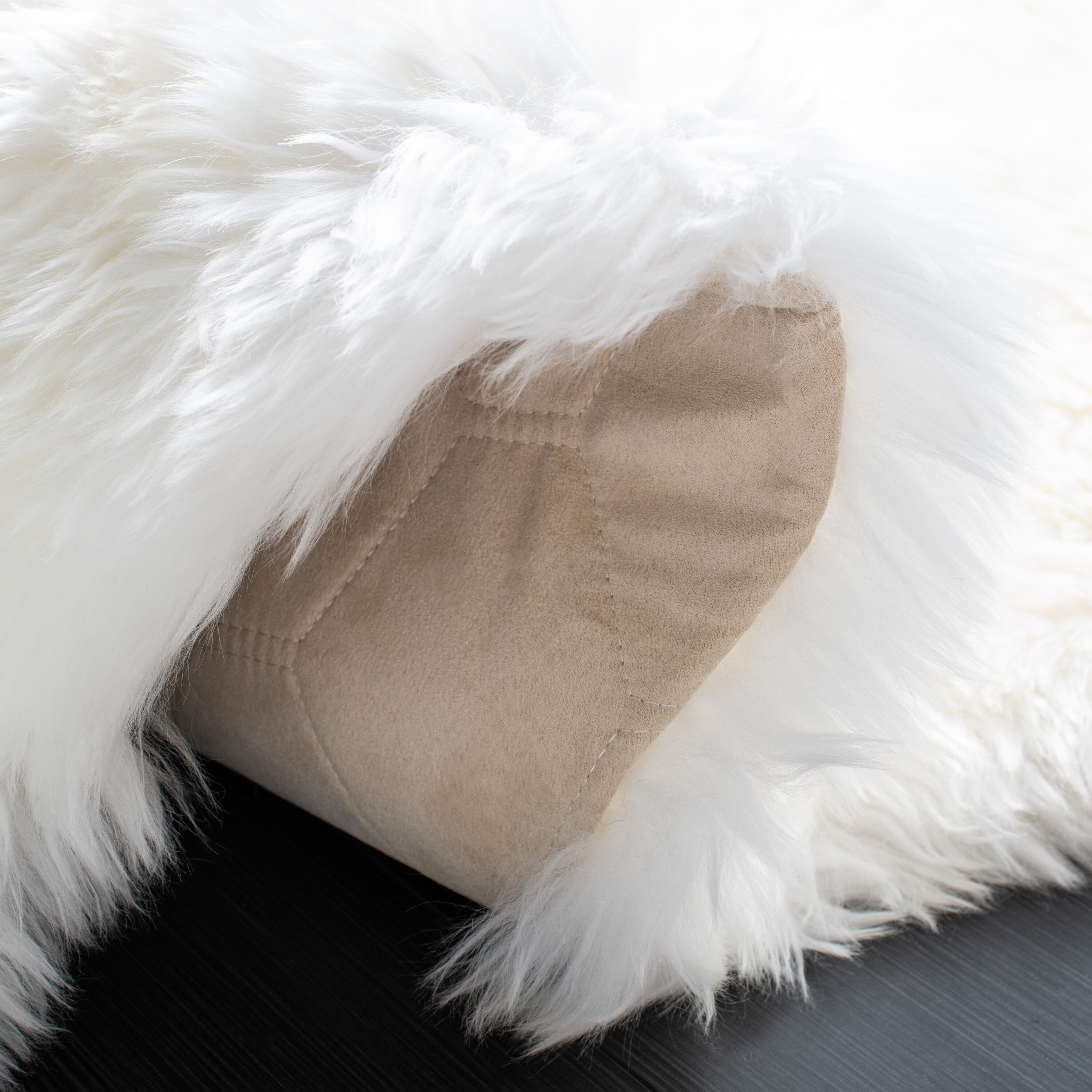 Safavieh Sheep Skin 211A Natural White/Shaped 3ft x 5ft Shag Flokati ...