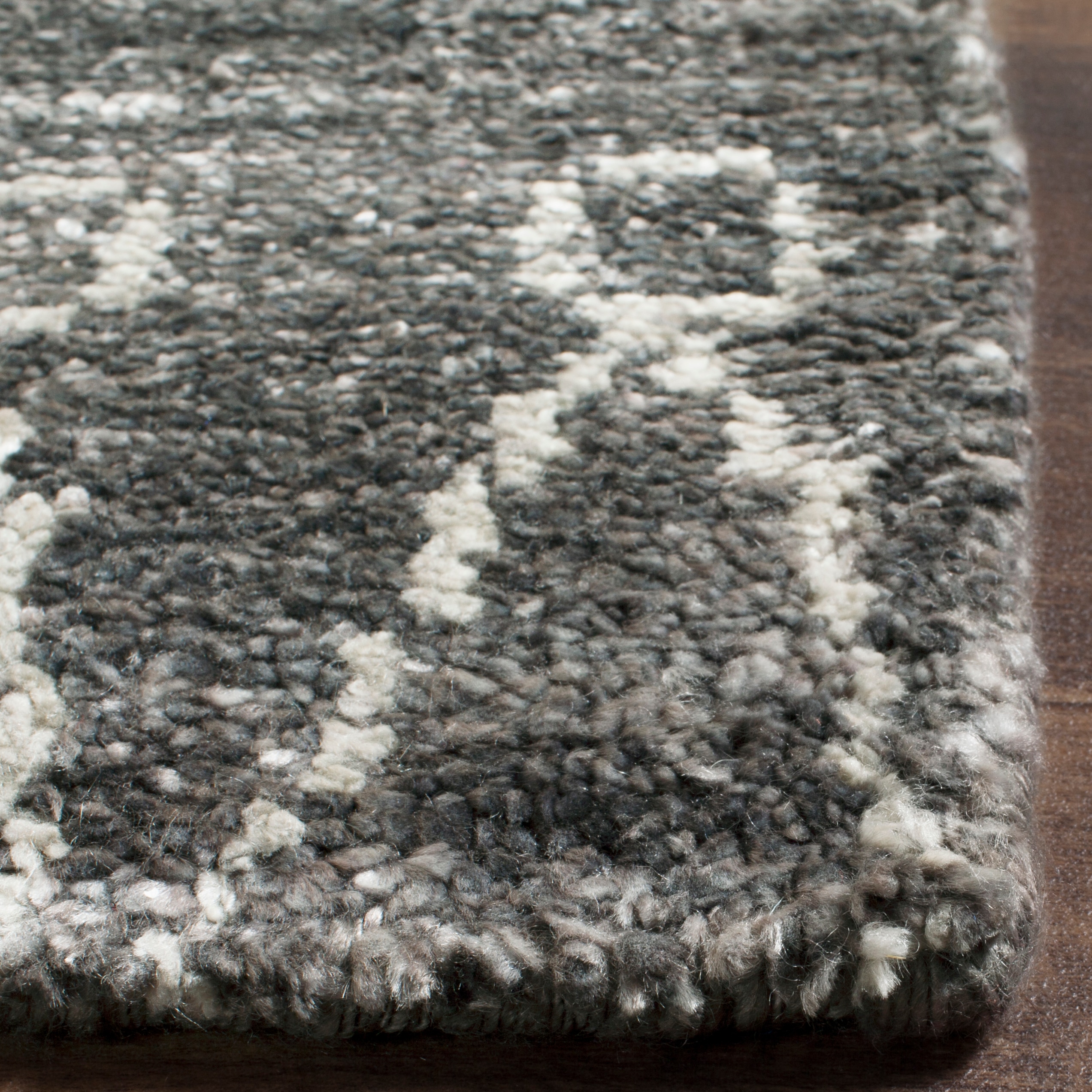 Safavieh Stone Wash 312 Gray/Beige Bohemian 2ft-6in x 8ft Runner Rug in ...
