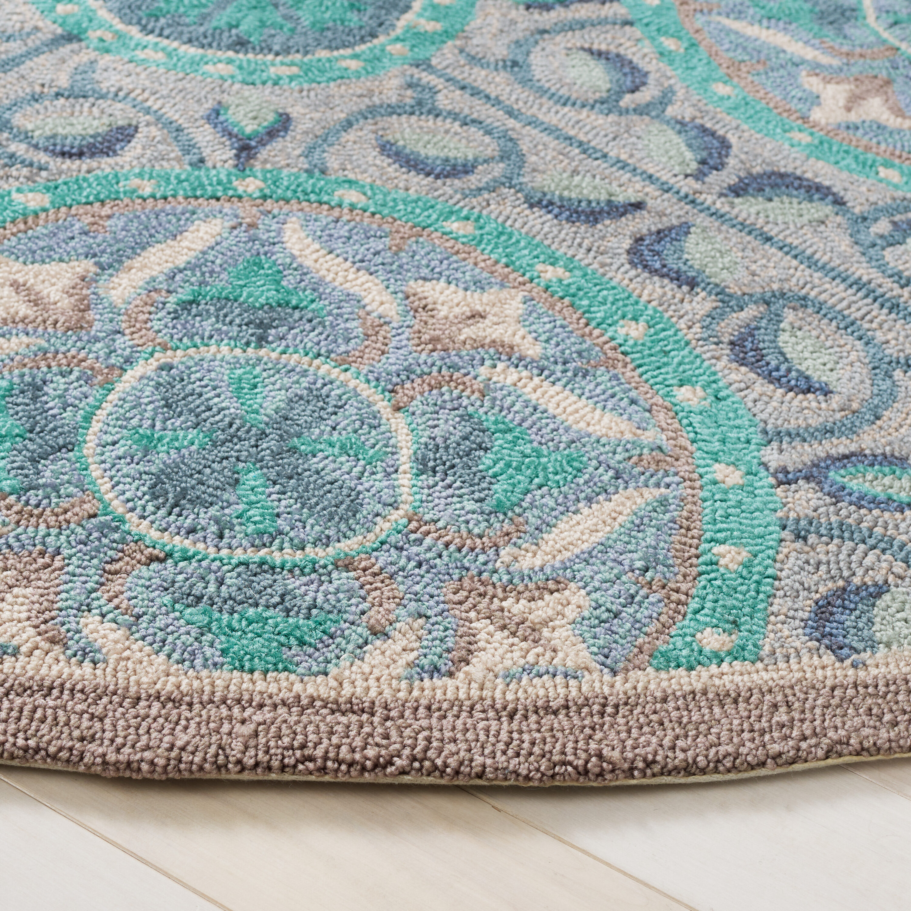 Safavieh Four Seasons 485D Mint Aqua 6ft x 6ft Traditional Rug in the ...
