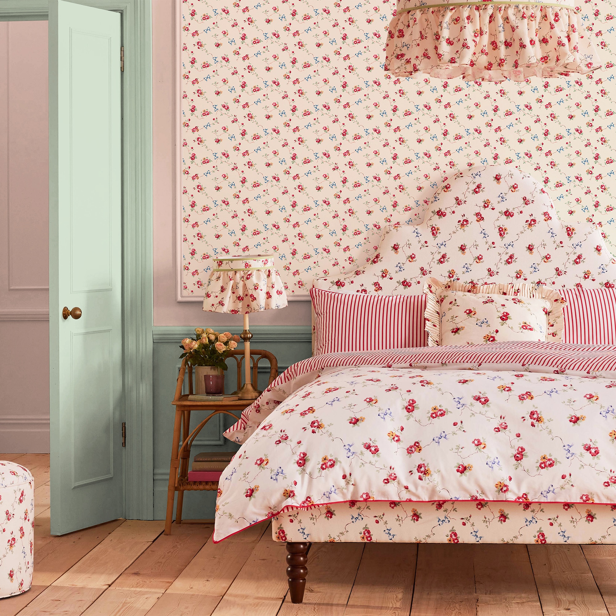 Cath Kidston 56-sq ft Green Non-woven Abstract Unpasted Wallpaper in ...