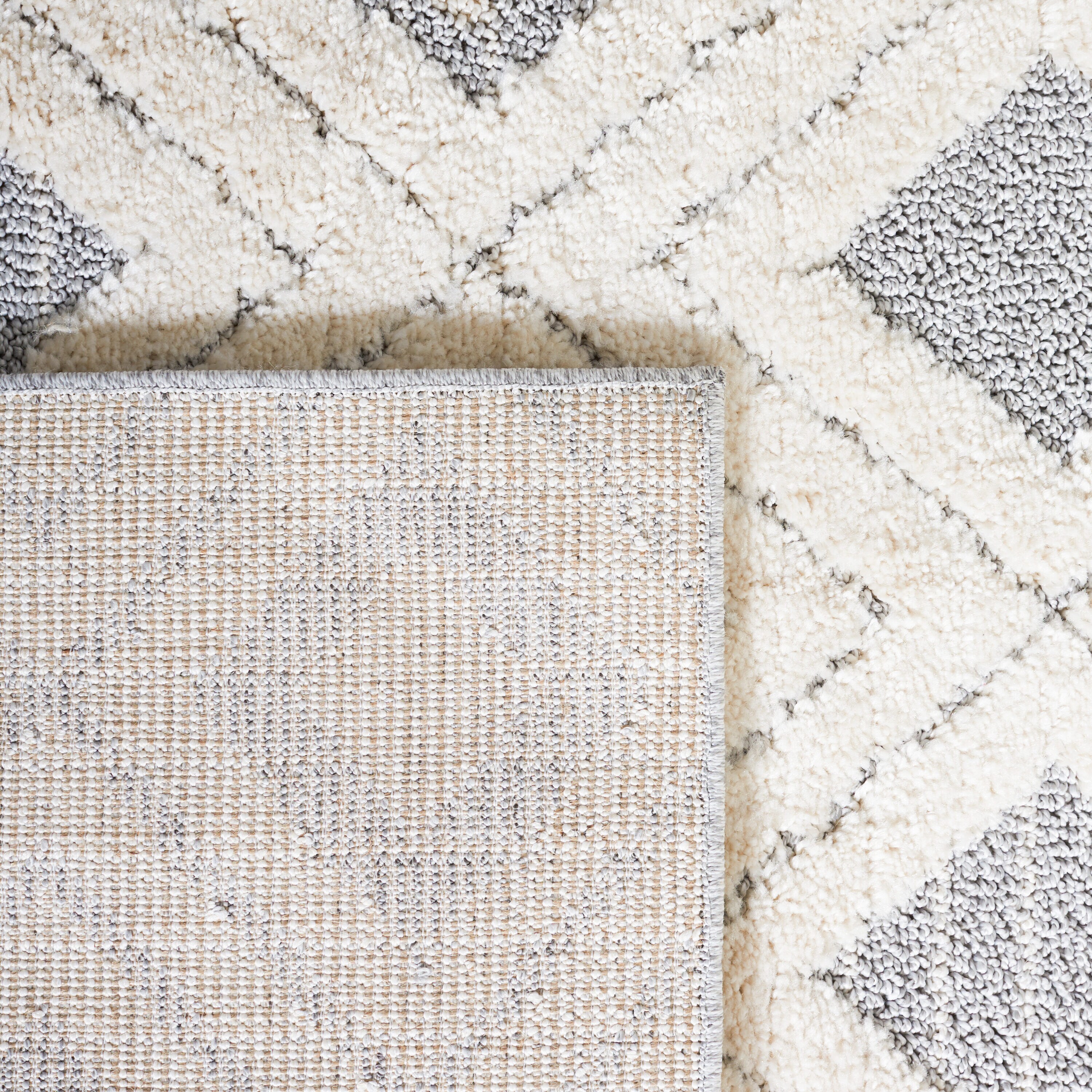 Safavieh Msr Lucia Shag 0728A White/Light Grey 9 x 12 Area rug in the ...