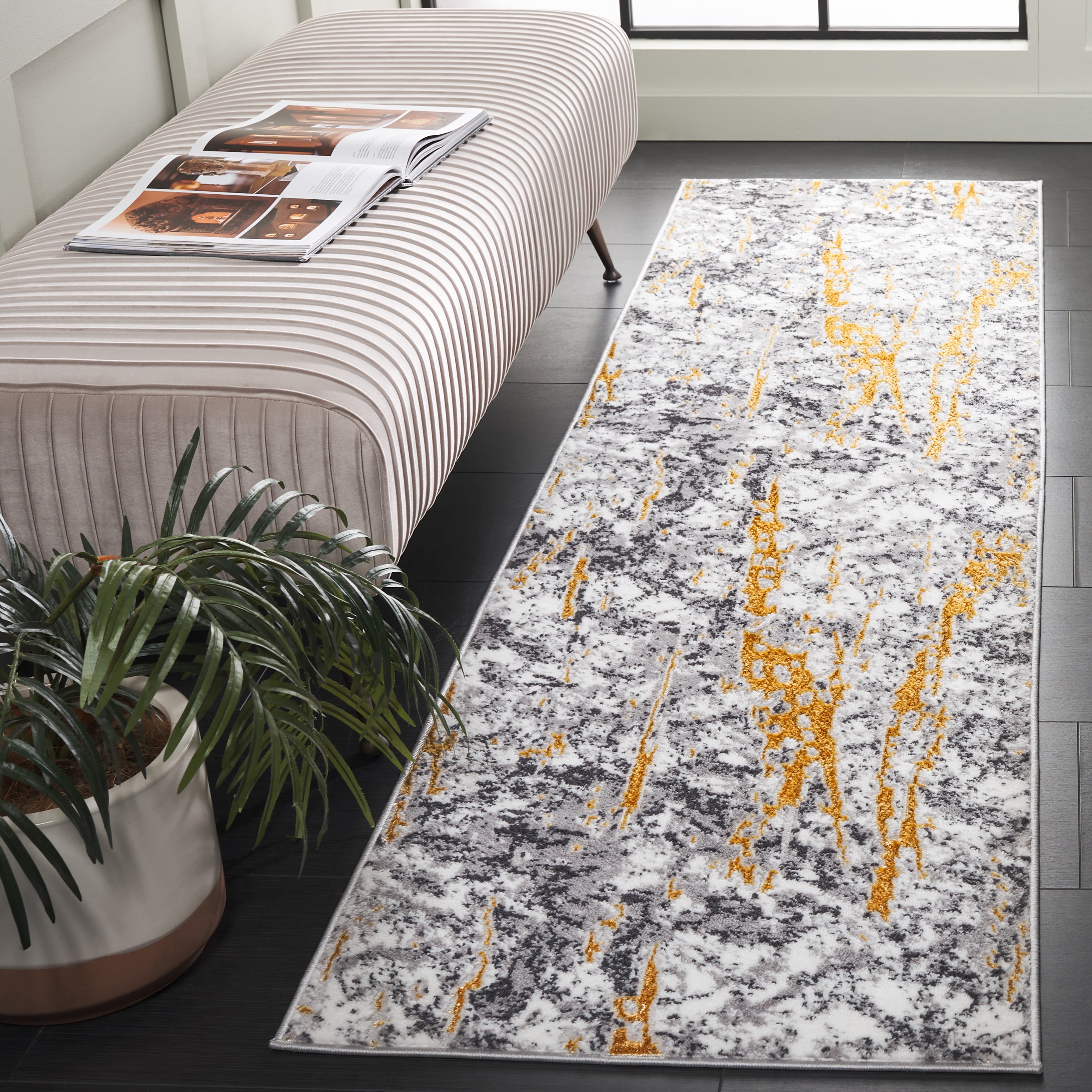 Safavieh Amelia 716A Ivory/Gold 2ft-2in x 8ft Runner Rug in the Rugs ...