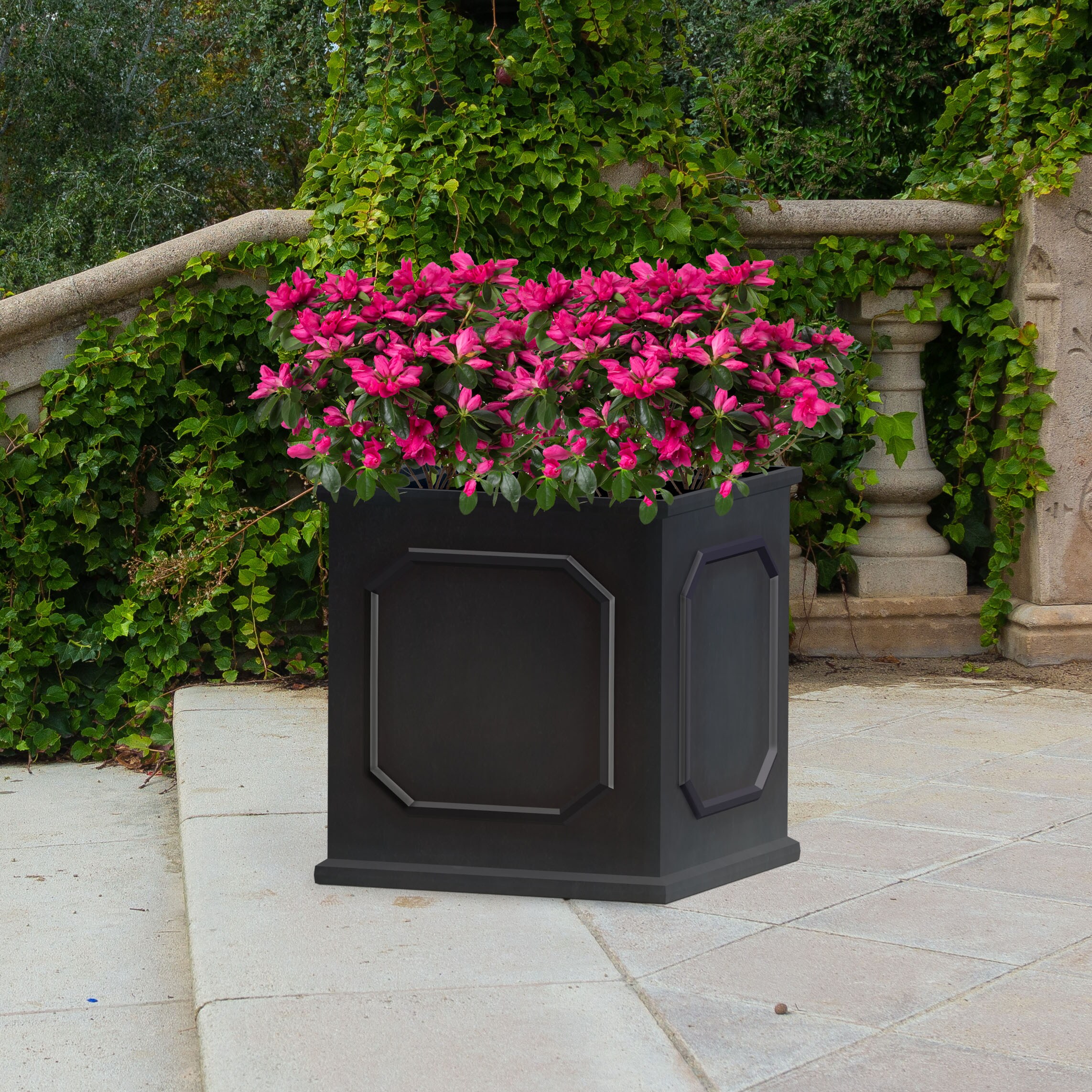 MPG Planters Square 22-in W x 22-in H Black Mixed/Composite Indoor ...