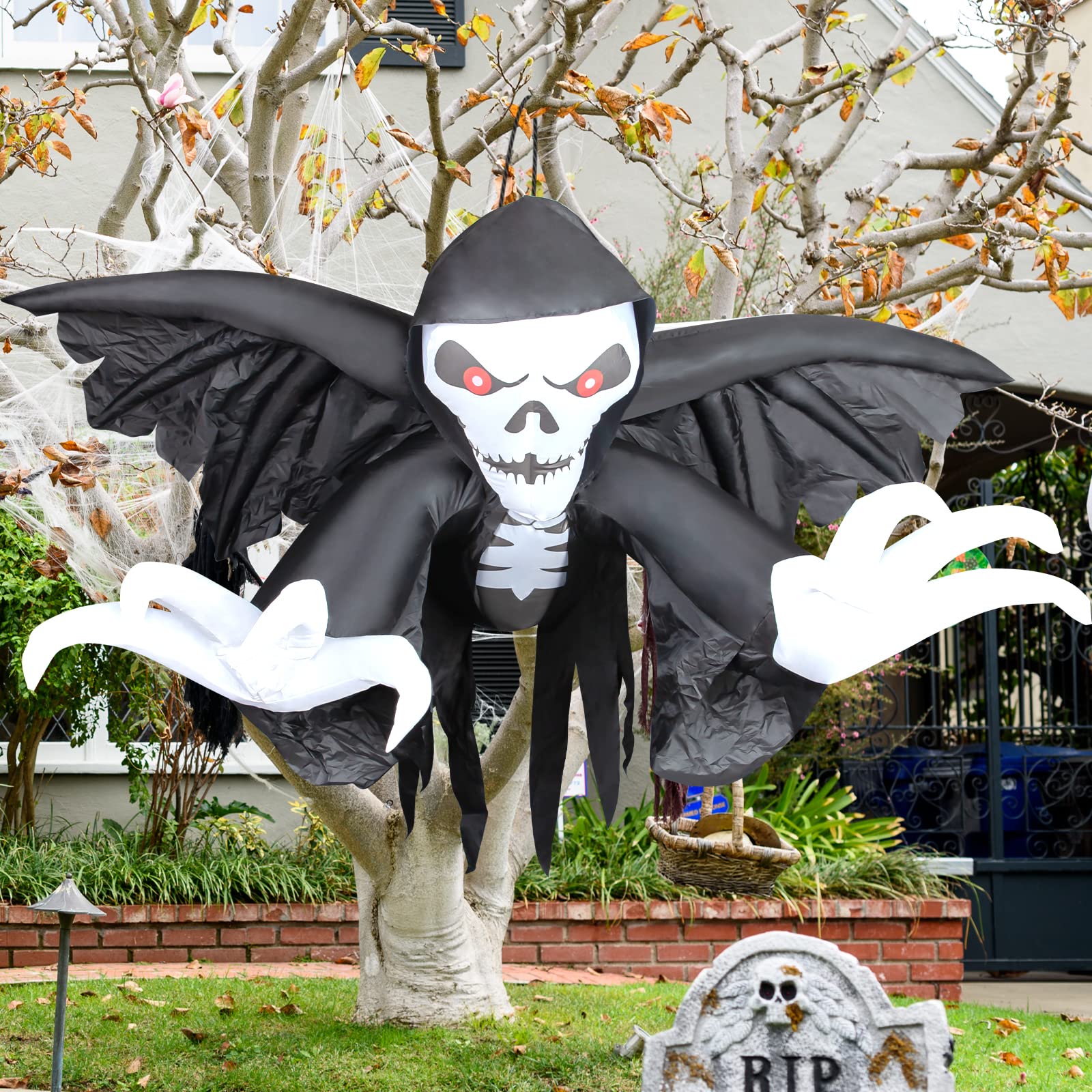 GOOSH Halloween Inflatable in the Outdoor Halloween Decorations ...