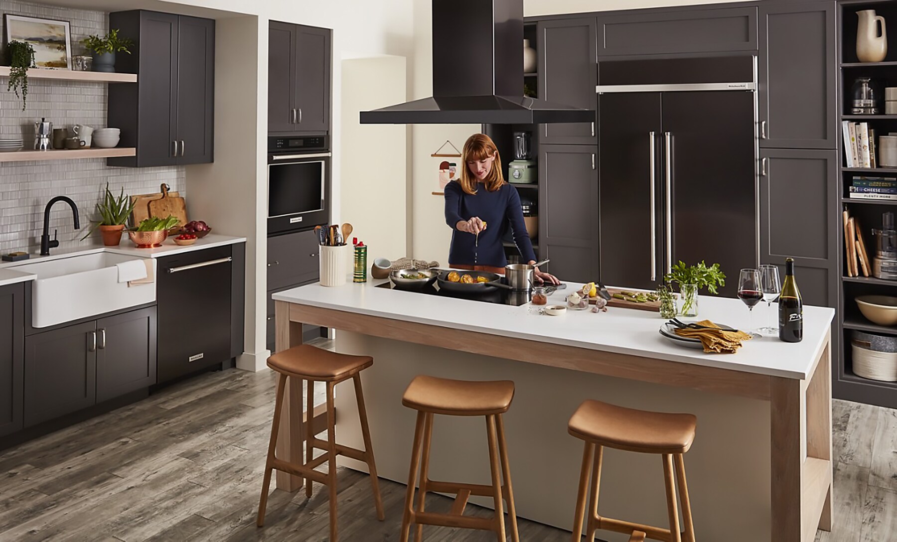 KitchenAid 24-in Top Control Built-In Dishwasher With Third Rack (Black ...