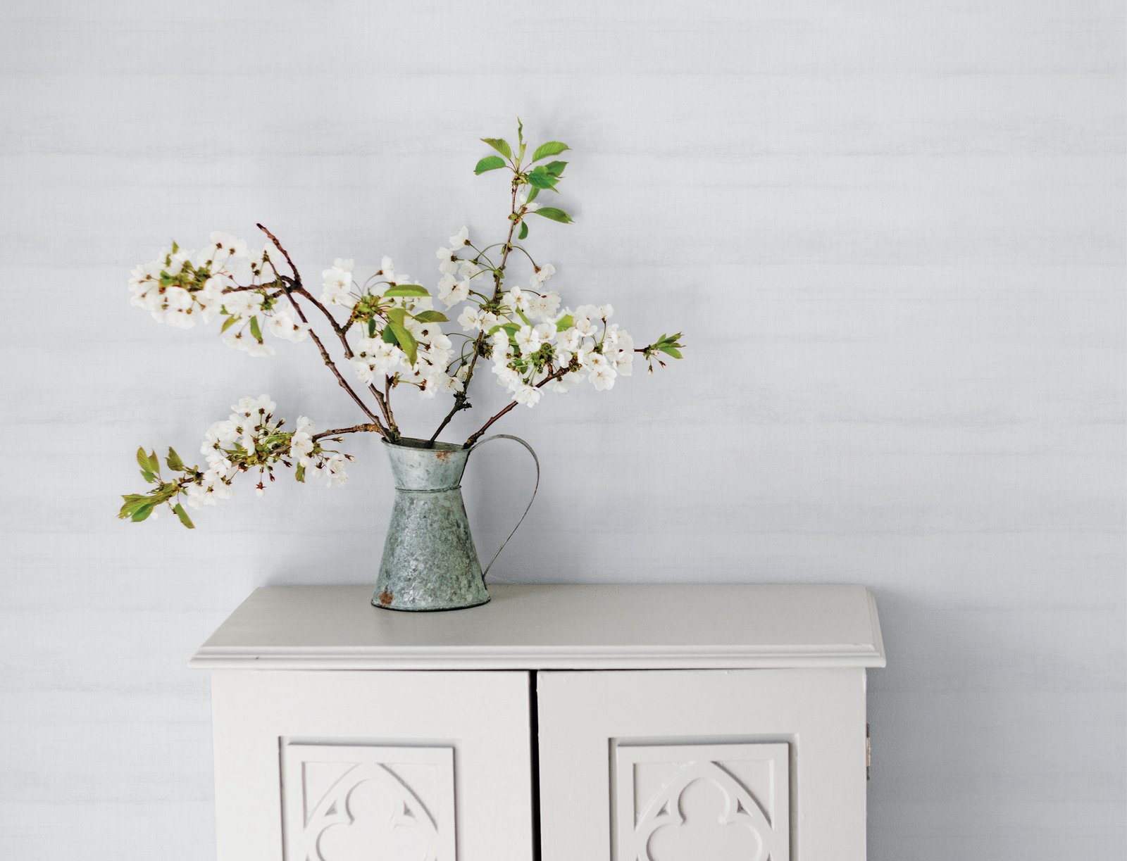 Galerie Vintage Roses Ombre Plain Silver Grey Wallpaper G45315 in the ...