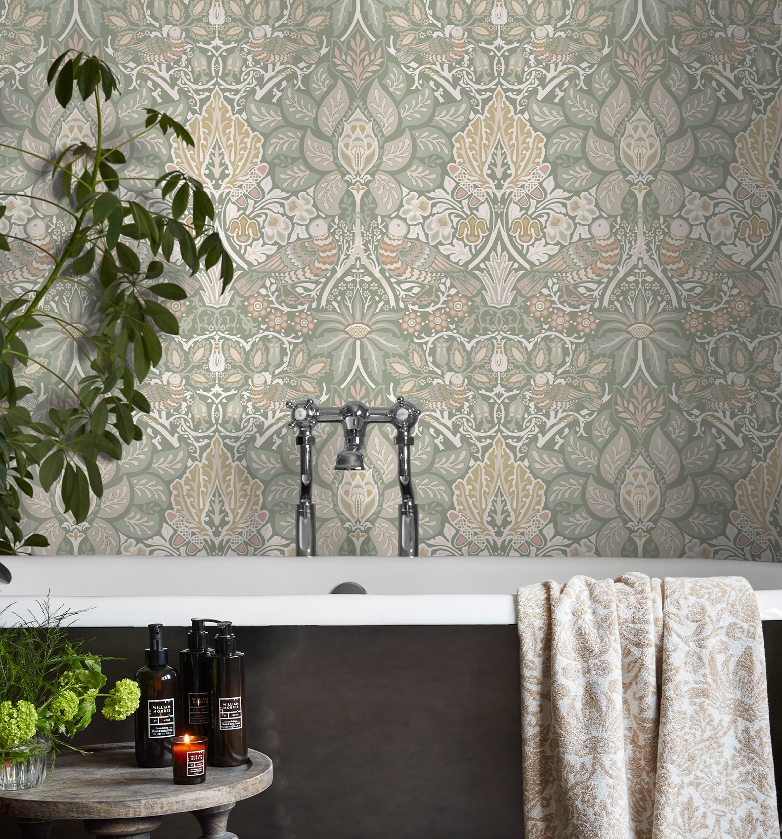 William Morris at Home William Morris at Home SS25 56-sq ft Green Non ...