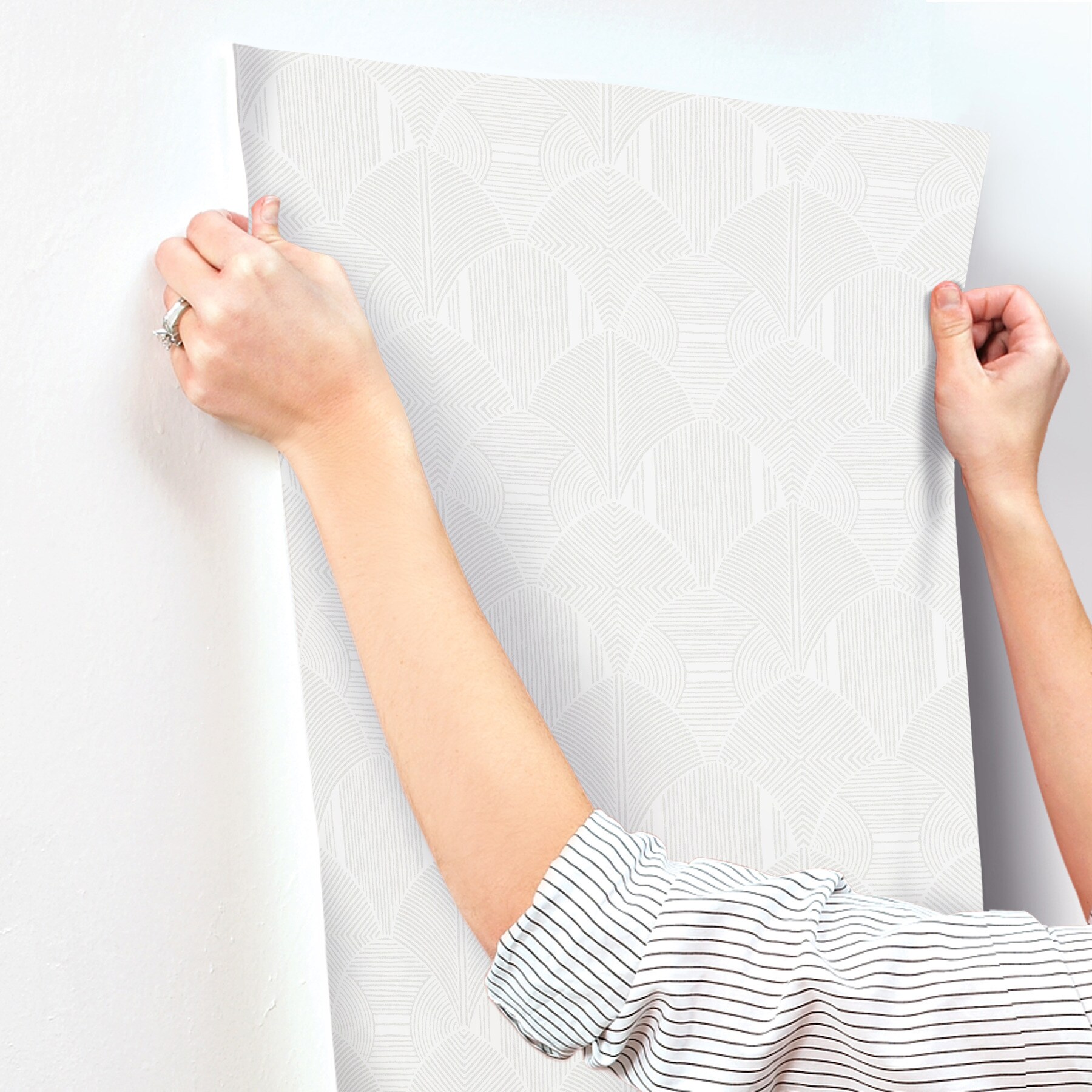 A-Street Prints Drew Jonathan Home IV 60.8-sq ft Silver Non-woven ...