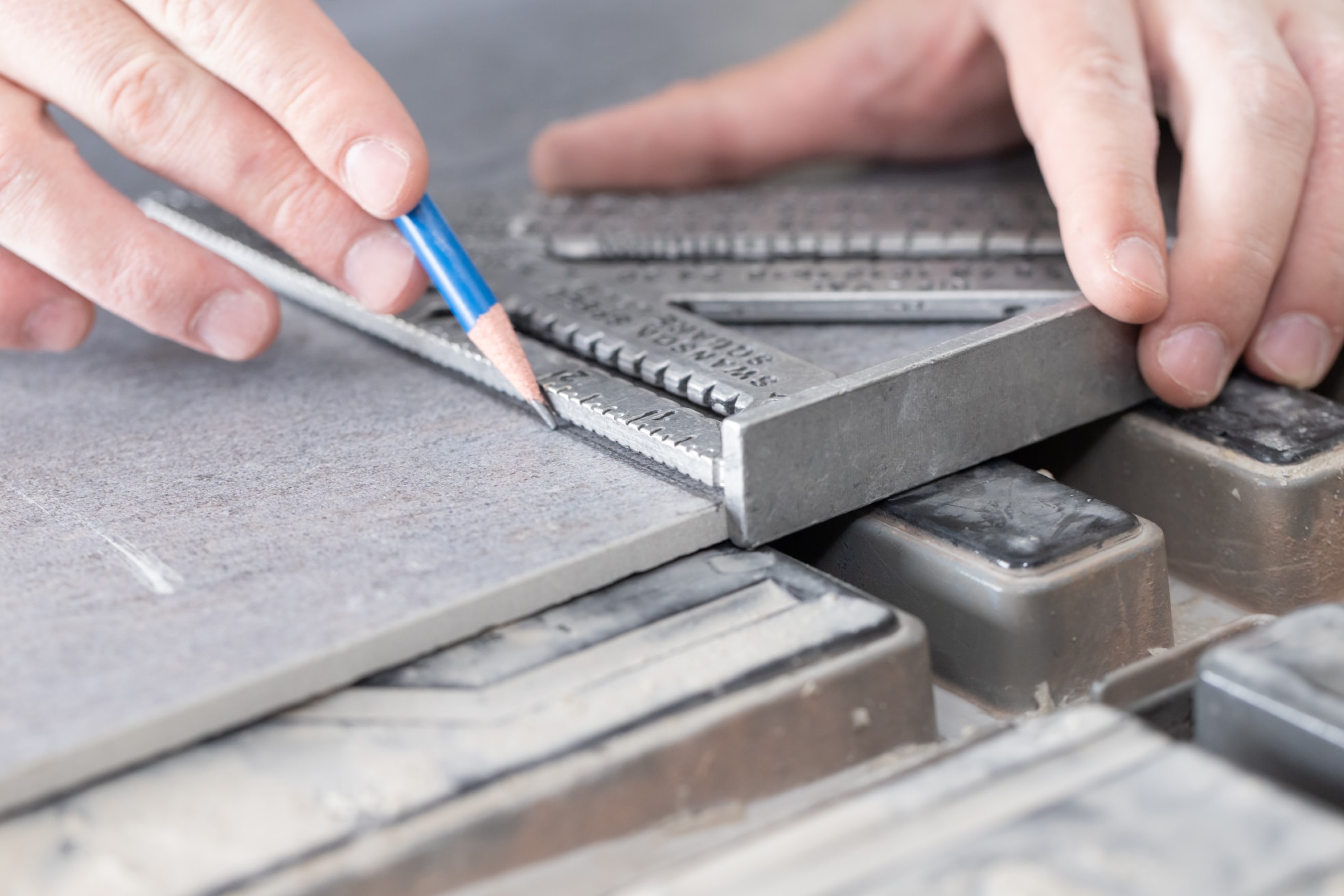 Swanson Tool Company Swanson 7 In Pro Square with Blue Book S0100-A at ...