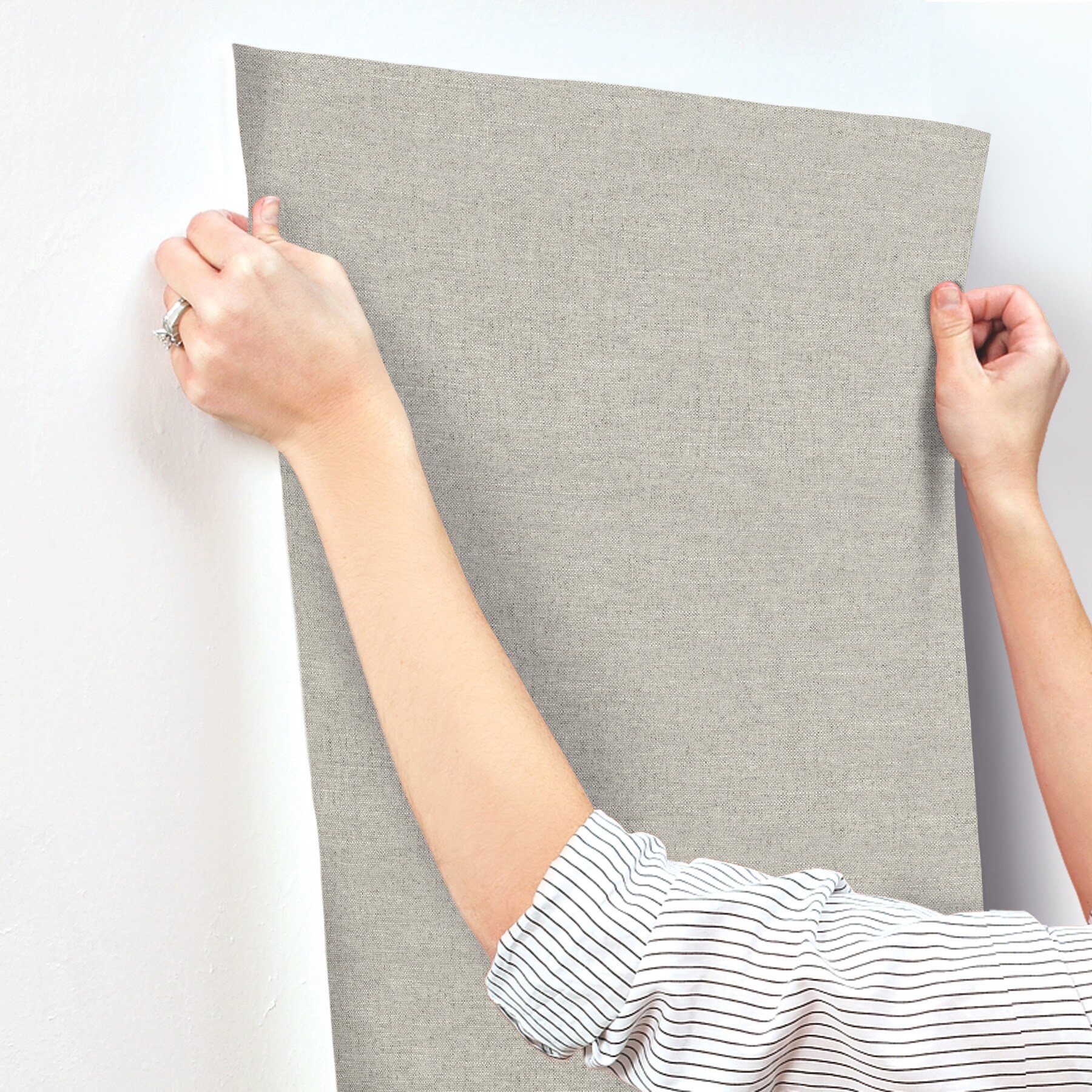 Chesapeake 56.4-sq ft Grey Non-woven Textured Abstract 3D Prepasted ...