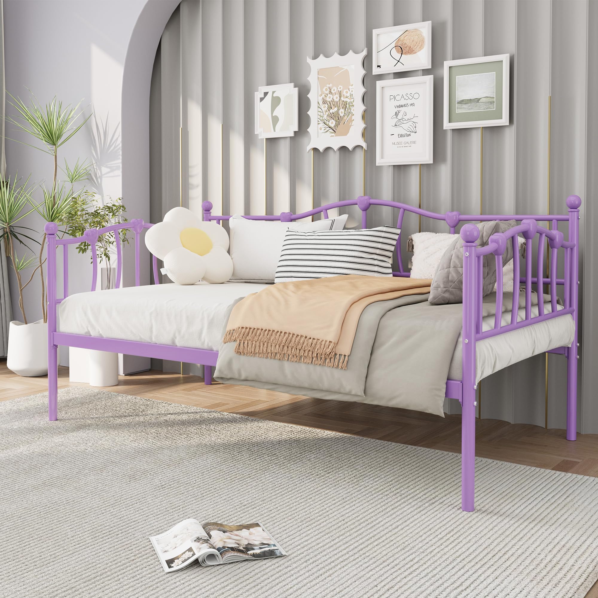 GarveeLife Twin Size Daybed Sofa Bed Frame with Heart-Shaped Decoration ...