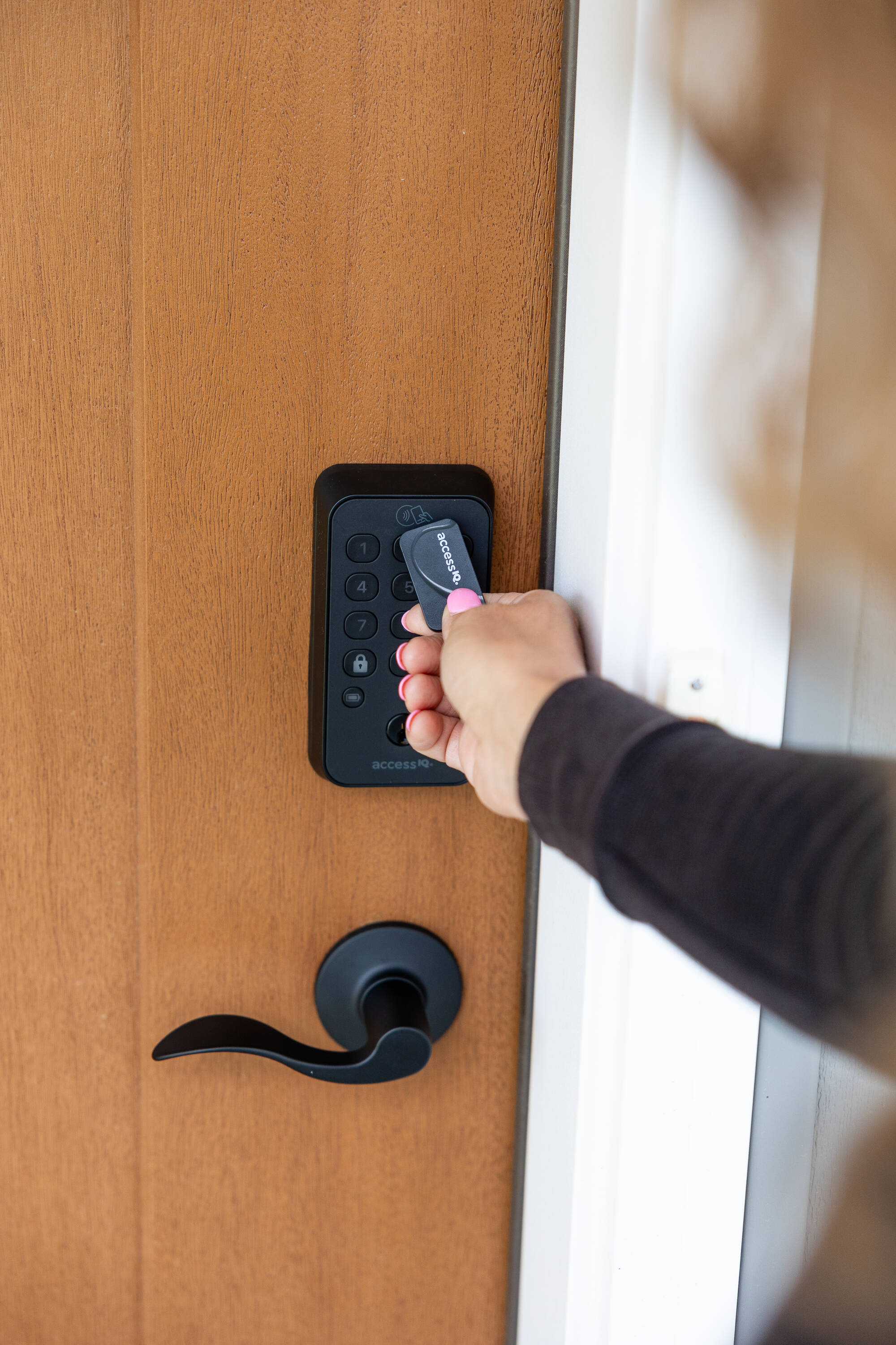 accessIQ White Card House/Entry Key Blank in the Key Blanks department ...