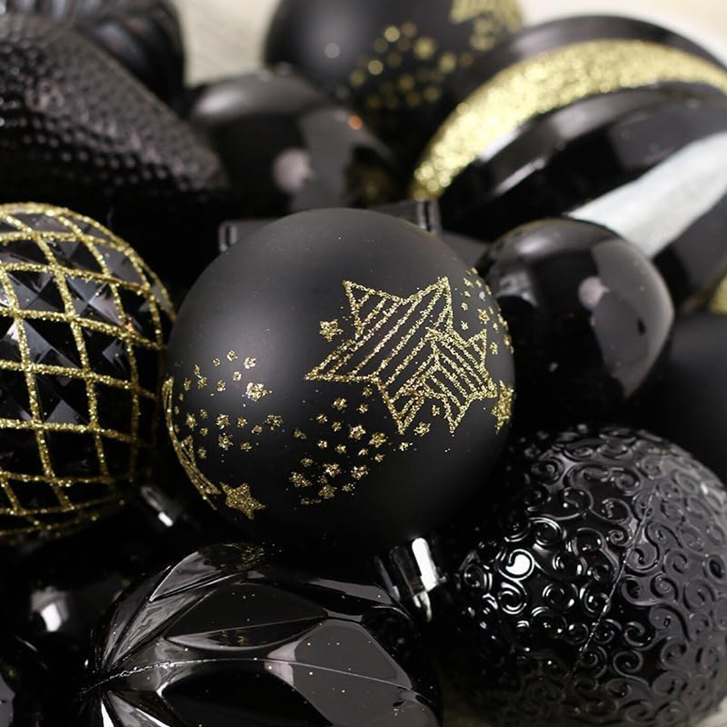 Garvee 65-Pack Mixed-Size Christmas Ornaments Set 3-Color Shatterproof ...