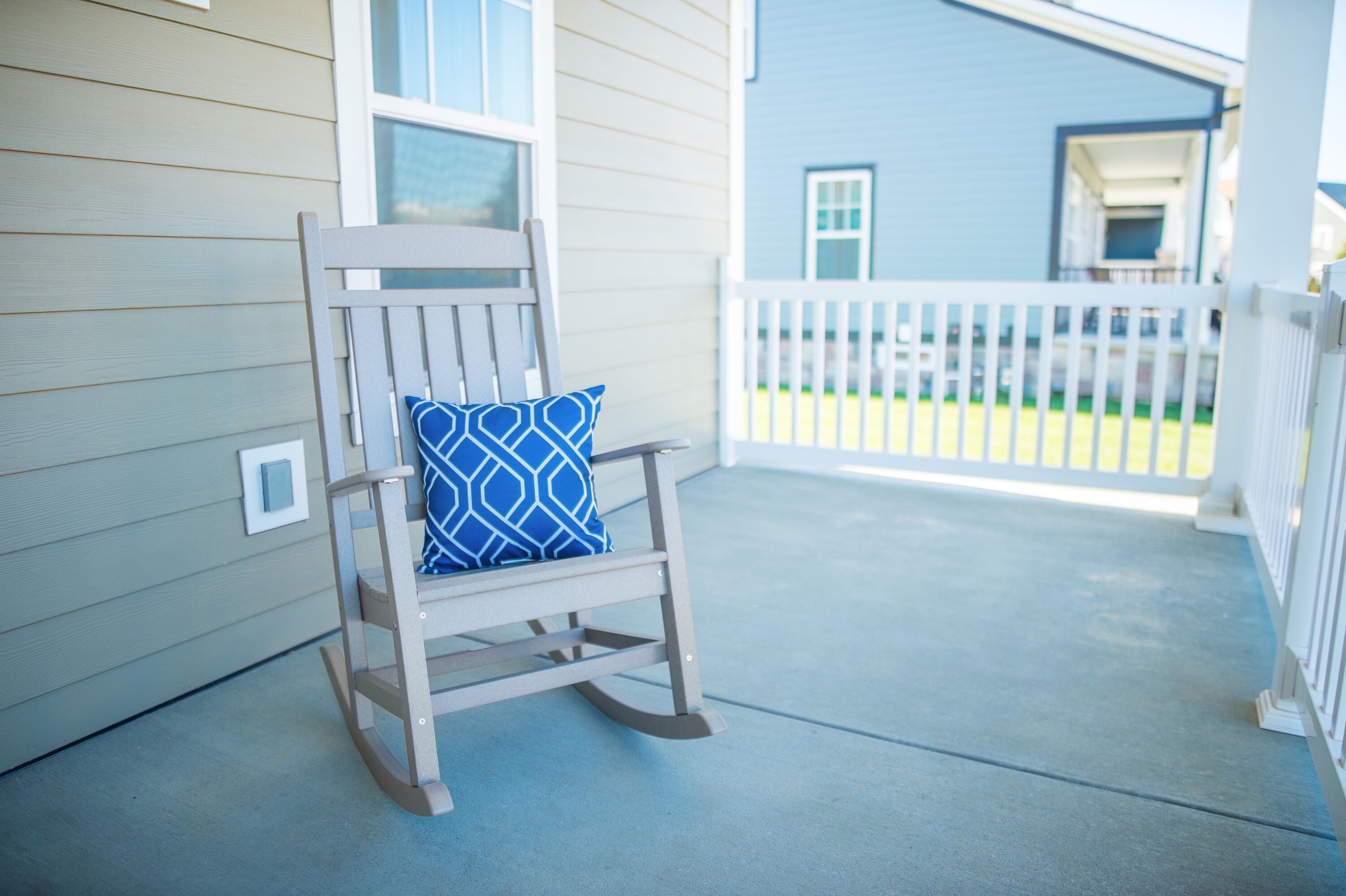 DuroGreen Icon Weathered Wood Hdpe Frame Rocking Chair with Solid Seat ...