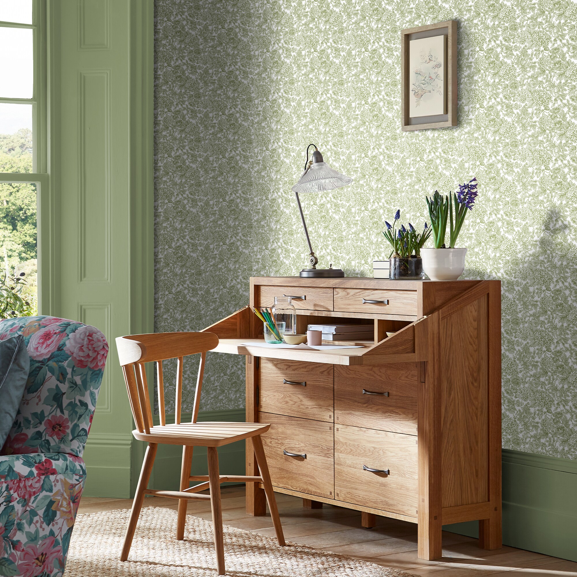 Laura Ashley 56-sq ft Moss Green Non-woven Floral Unpasted Wallpaper in ...