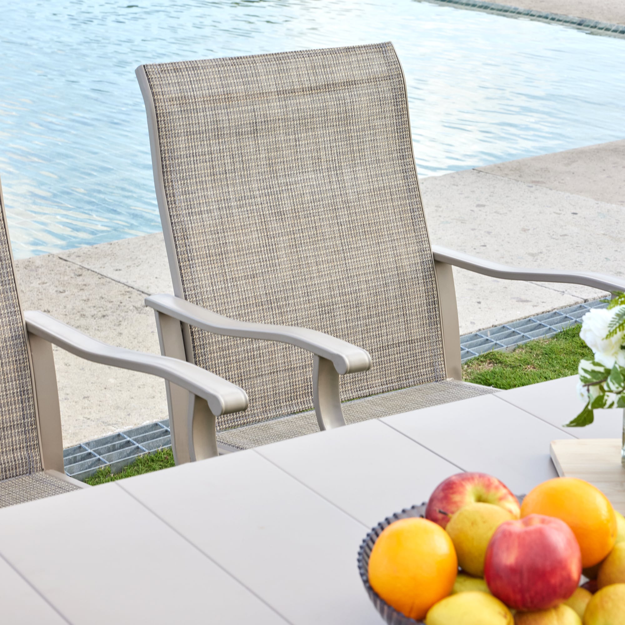 VICLLAX Patio Chairs Set of 4 Sandshell Metal Frame Swivel Dining Chair ...