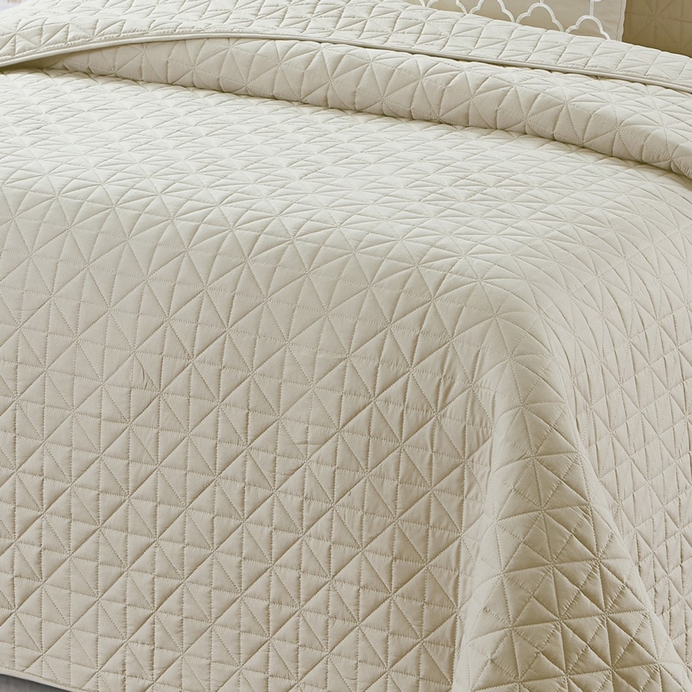 Bibb Home 4 Piece Quilt Set with Cushion Ivory Solid Reversible Full ...
