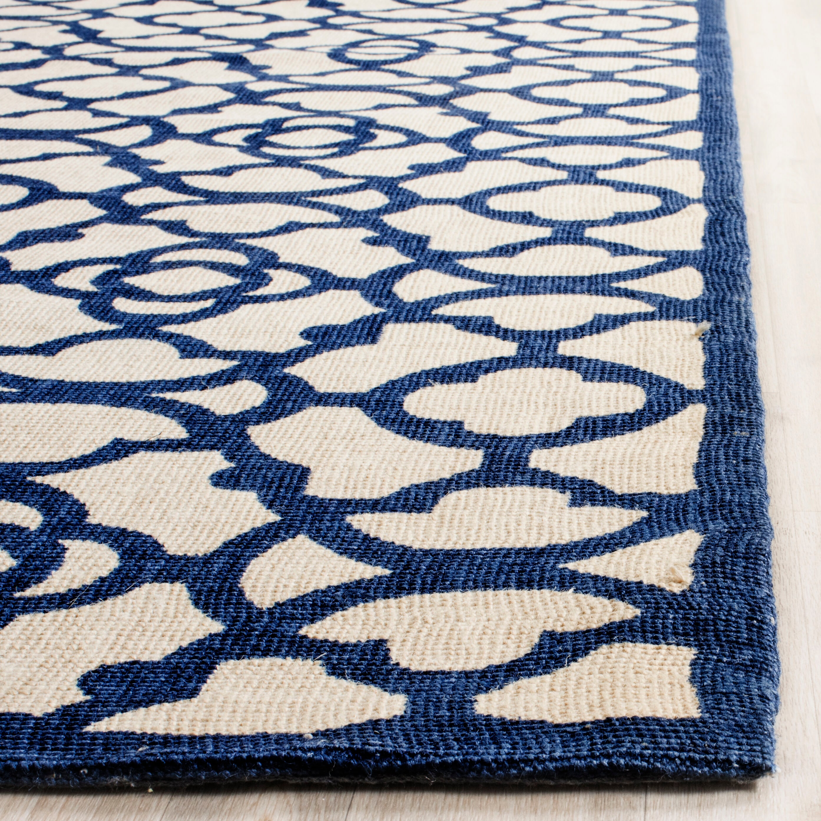 Safavieh Cedar Brook 221 Ivory/Navy Contemporary 5ft x 8ft Medium ...