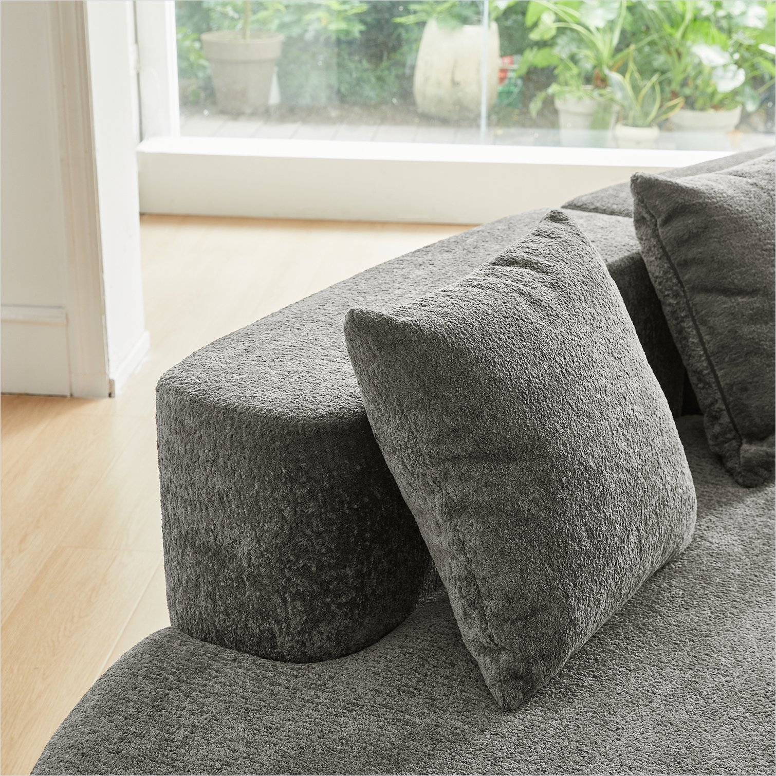 SUNCREAT Curved Sectional Sofa in Neutral Gray Velvet 4-Seater ...