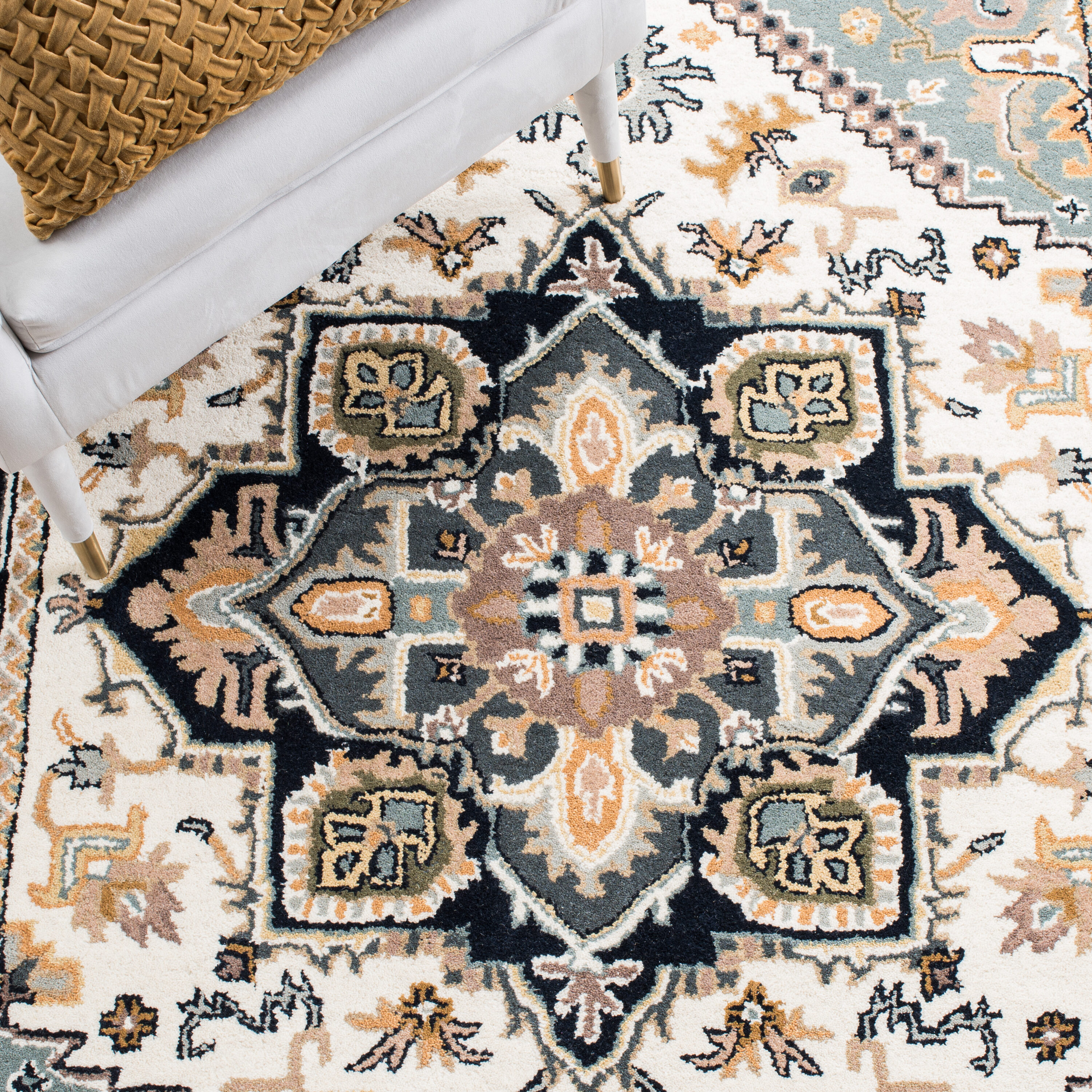 Safavieh Heritage 625 Gray/Green Traditional 4ft x 6ft Small Rectangle ...
