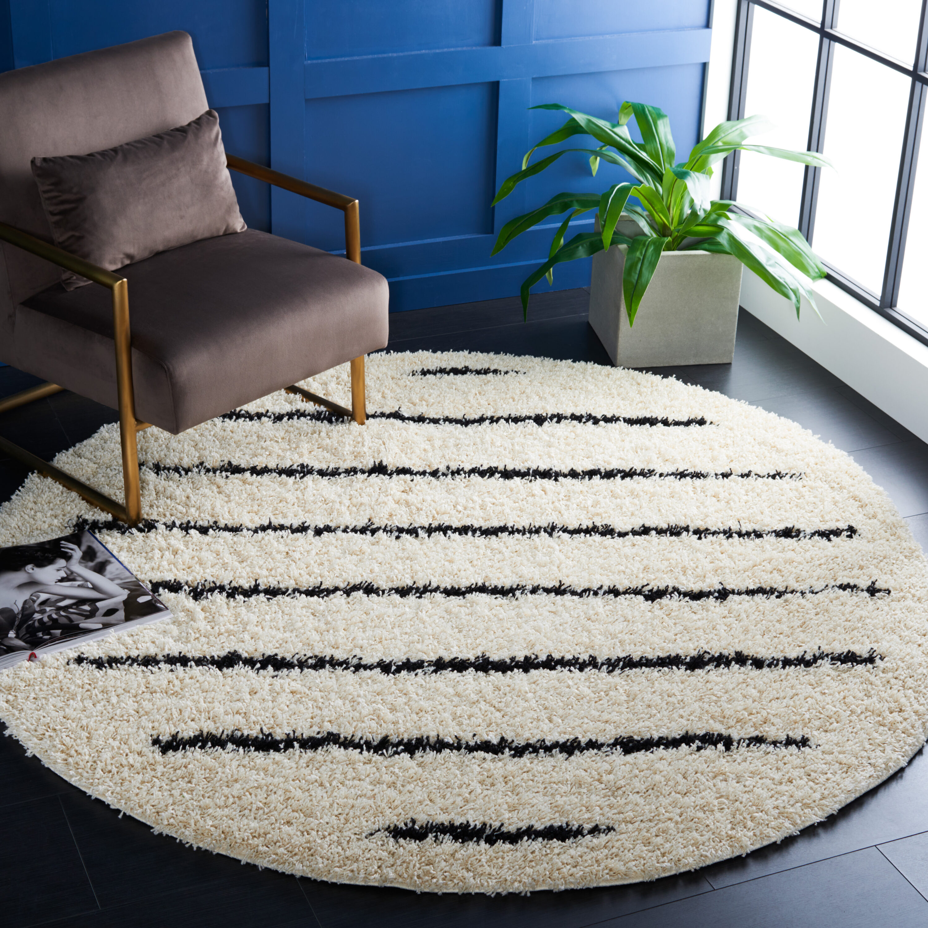 Safavieh Venus Shag 604A Ivory / Black 6ft-7in x 6ft-7in in the Rugs ...