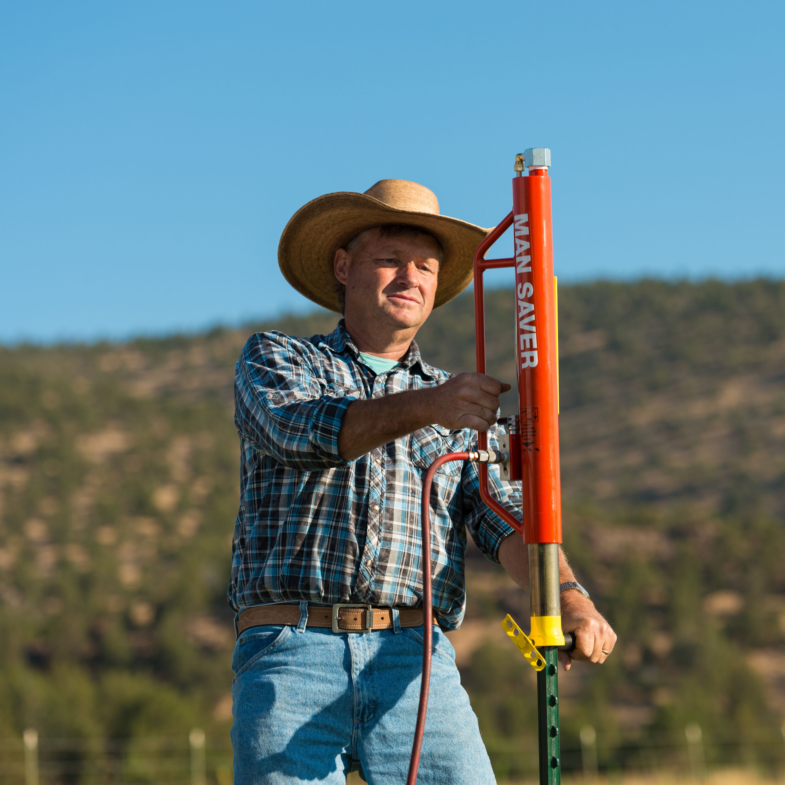 MAN SAVER 20-in Steel Post Hole Digger in the Post Hole Diggers ...