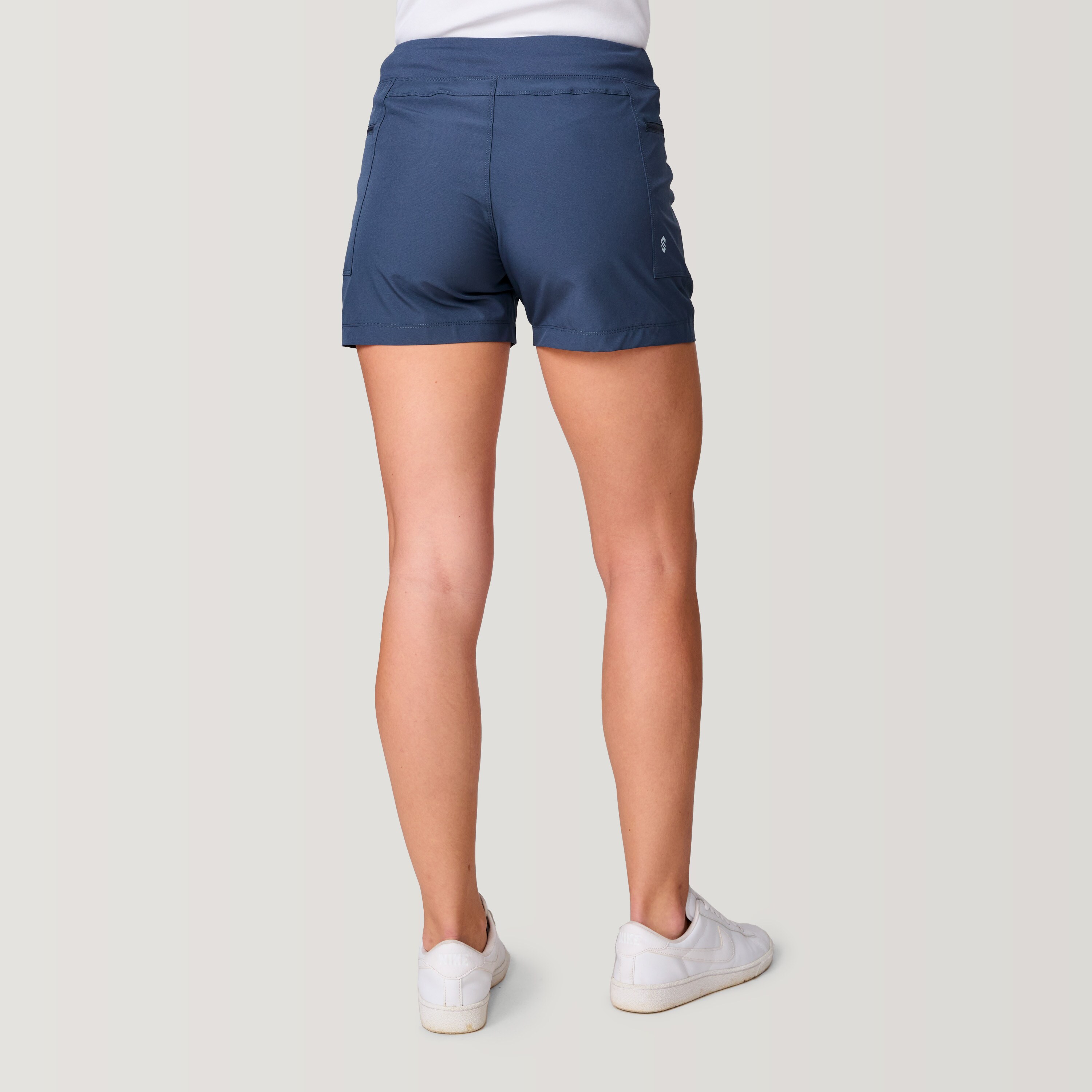 Free Country Trail to Town Women's Charcoal Knit 5-in Cargo shorts ...