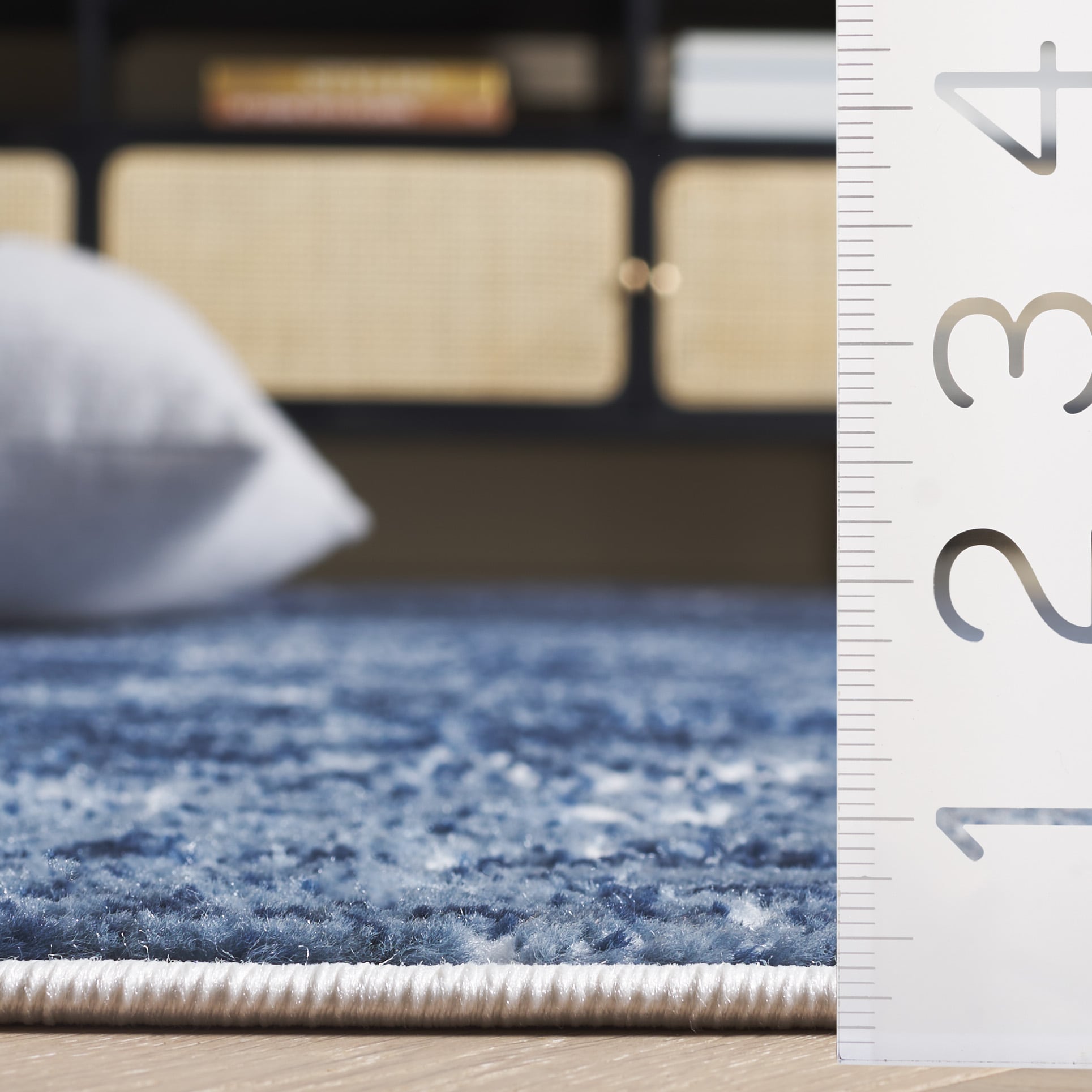 Safavieh Amelia 700 10 x 14 (ft) Loomed Polypropylene Ivory/Dark Blue ...