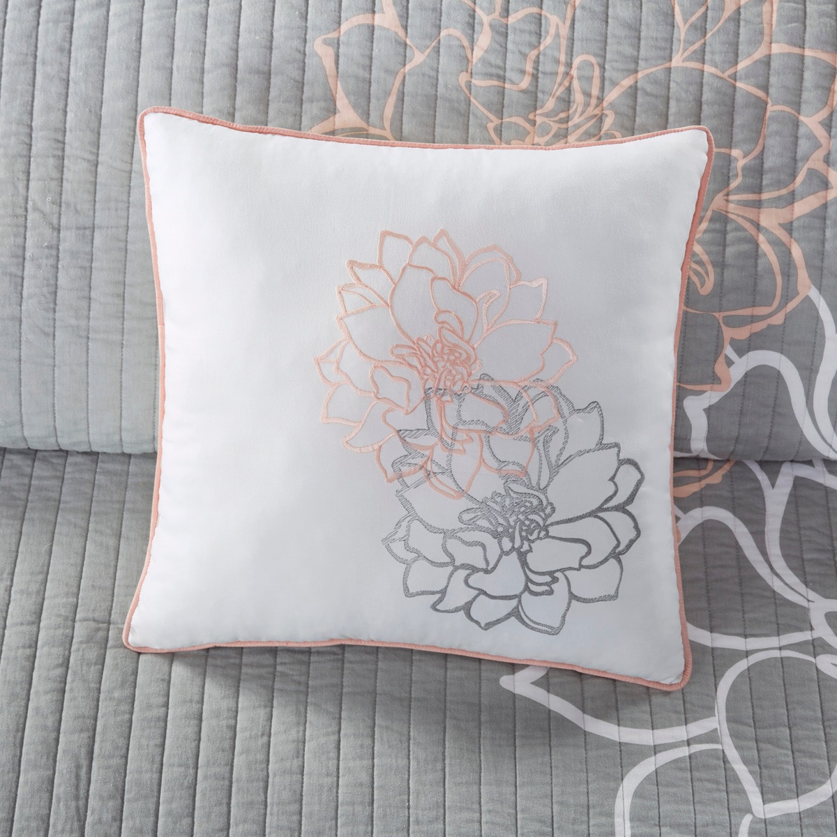 LUXEYARD 6 Piece Printed Cotton Quilt Set with Throw Pillows Grey/Peach ...