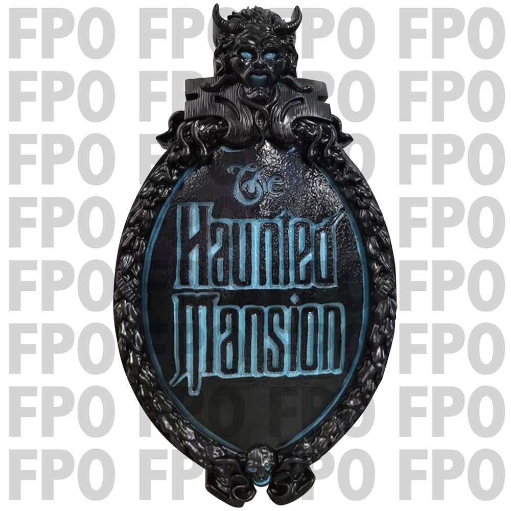 Disney 12.01-in Hanging Howling Lighted Haunted Mansion Wall Art at ...