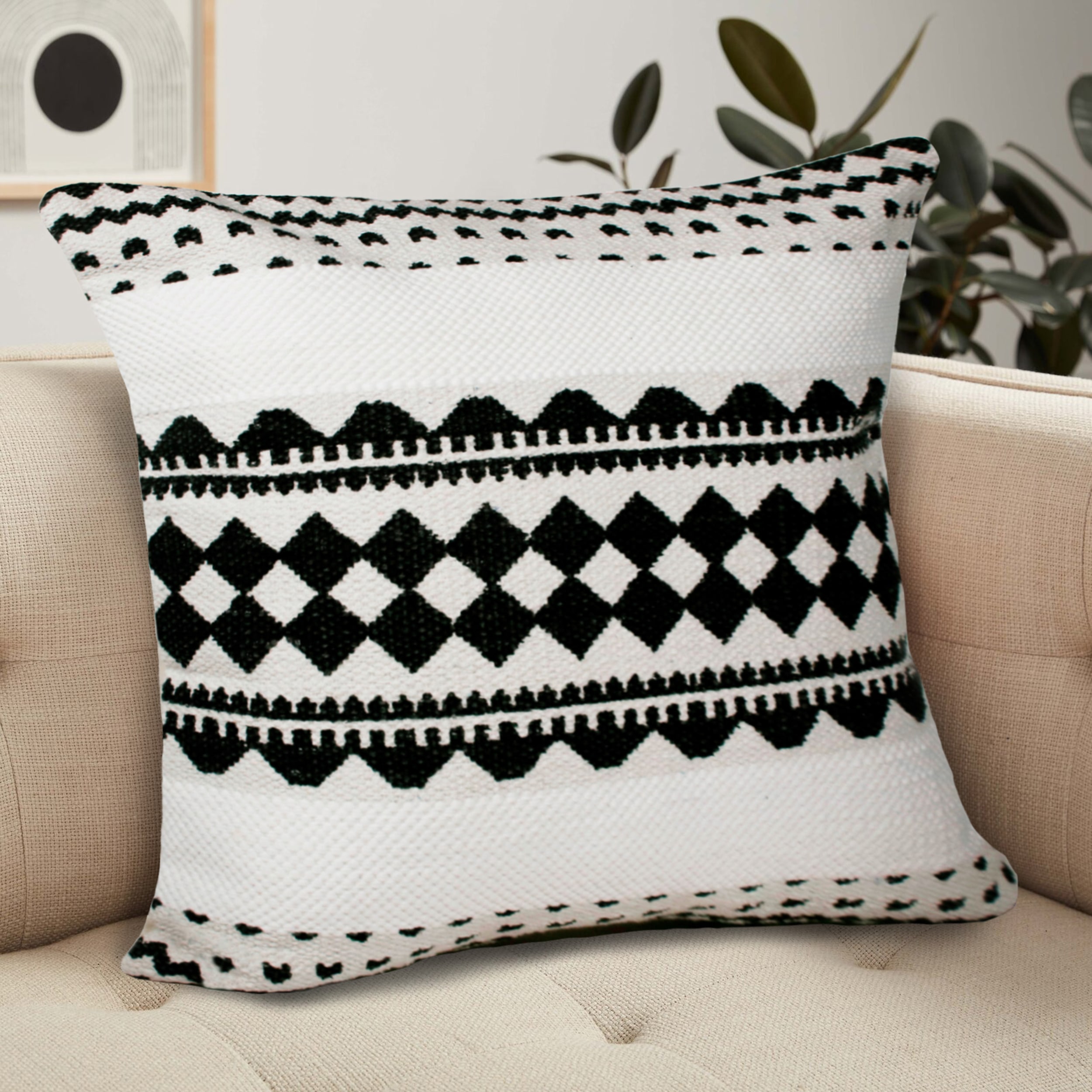 LR Home Mindy 20-in x 20-in Black/White Indoor Decorative Pillow ...