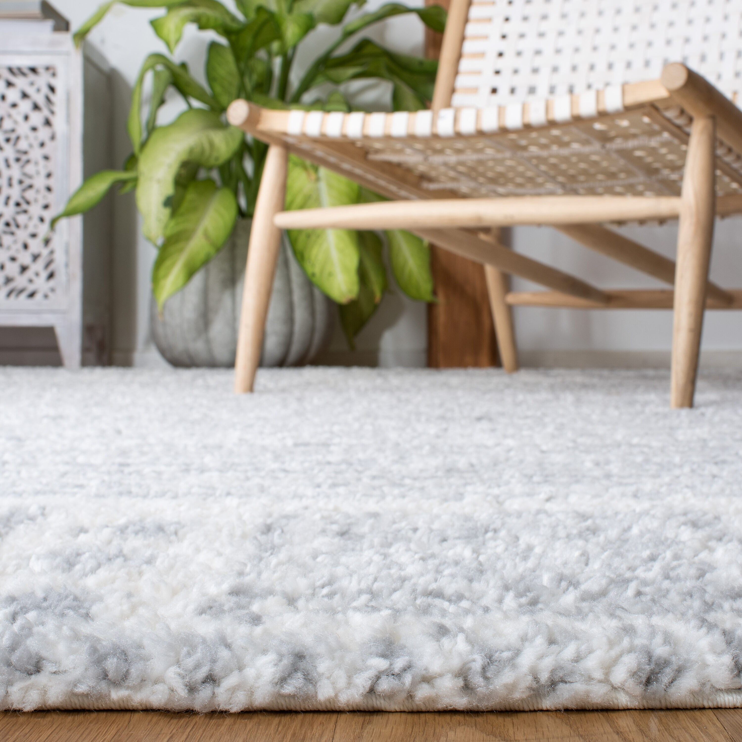 Safavieh Parma Shag 546F Grey / Ivory 4ft x 6ft in the Rugs department ...