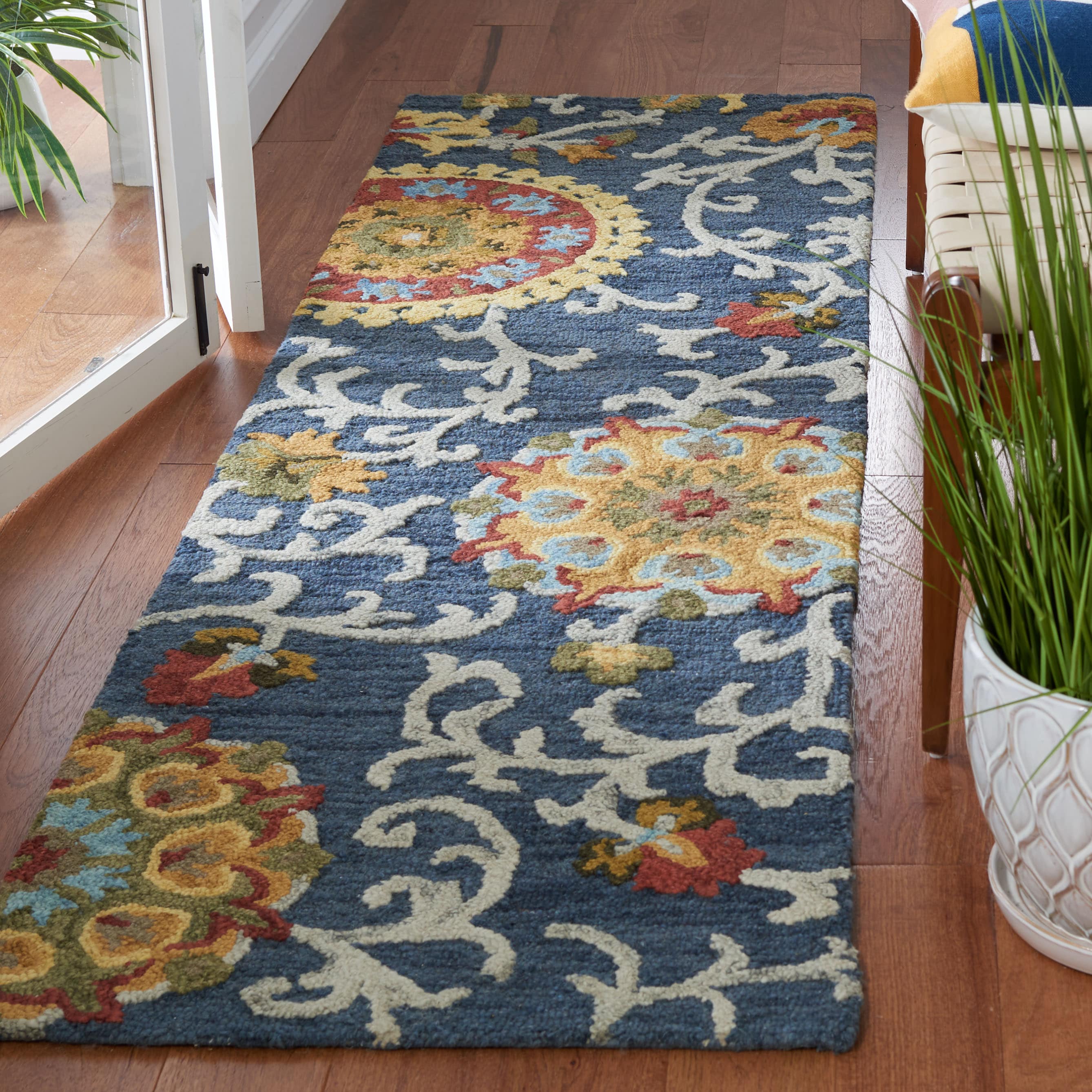 Safavieh Blossom 401 Navy/Multi Traditional 2ft-3in x 12ft Runner Rug ...