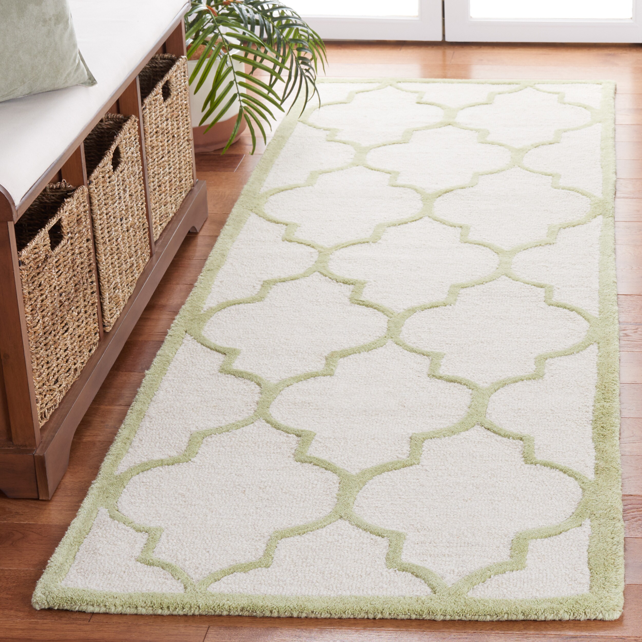 Safavieh Cambridge 134 Ivory/Light Green Contemporary 2ft-6in x 8ft ...