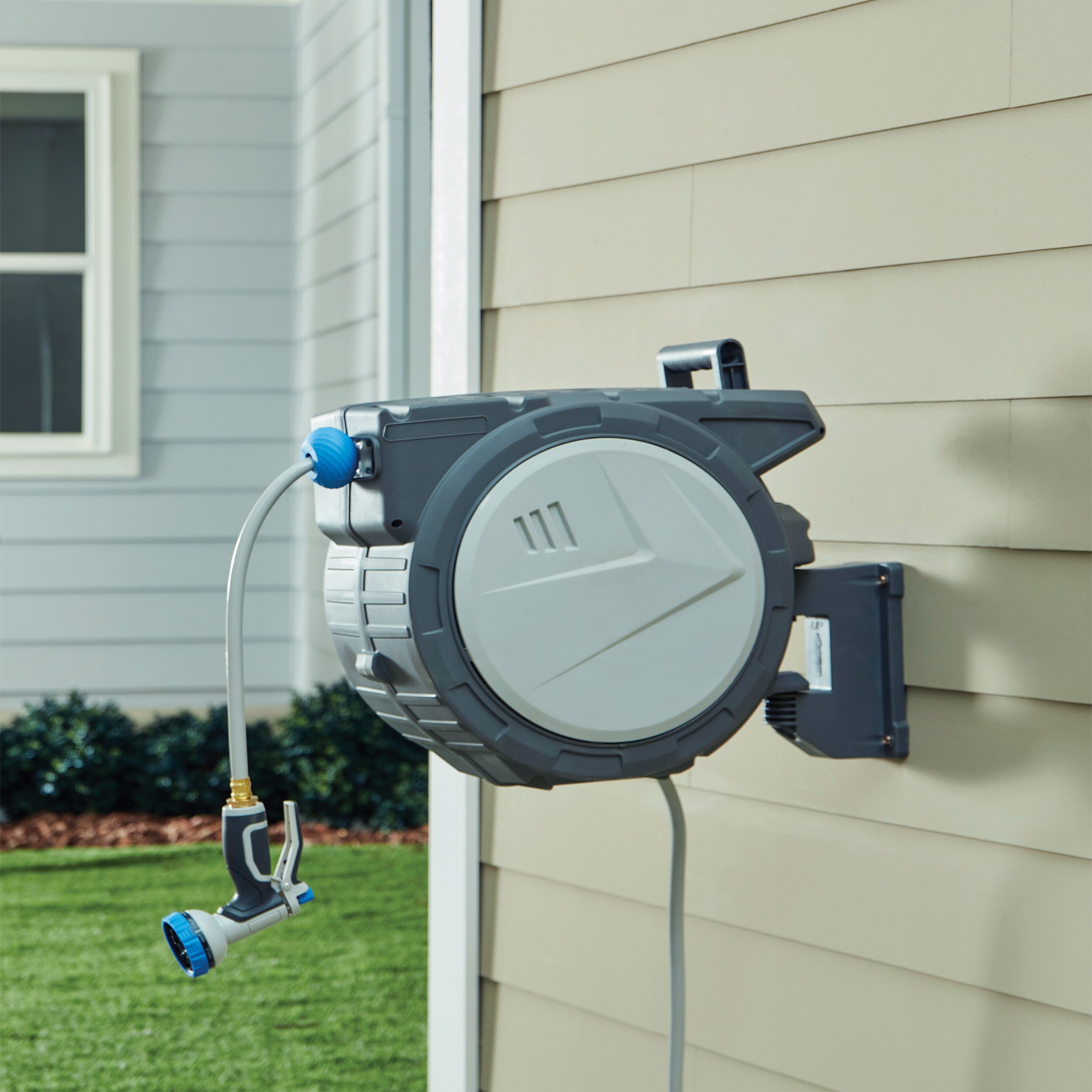 Style Selections Plastic 100-ft Wall-mount Hose Reel in the Garden Hose ...