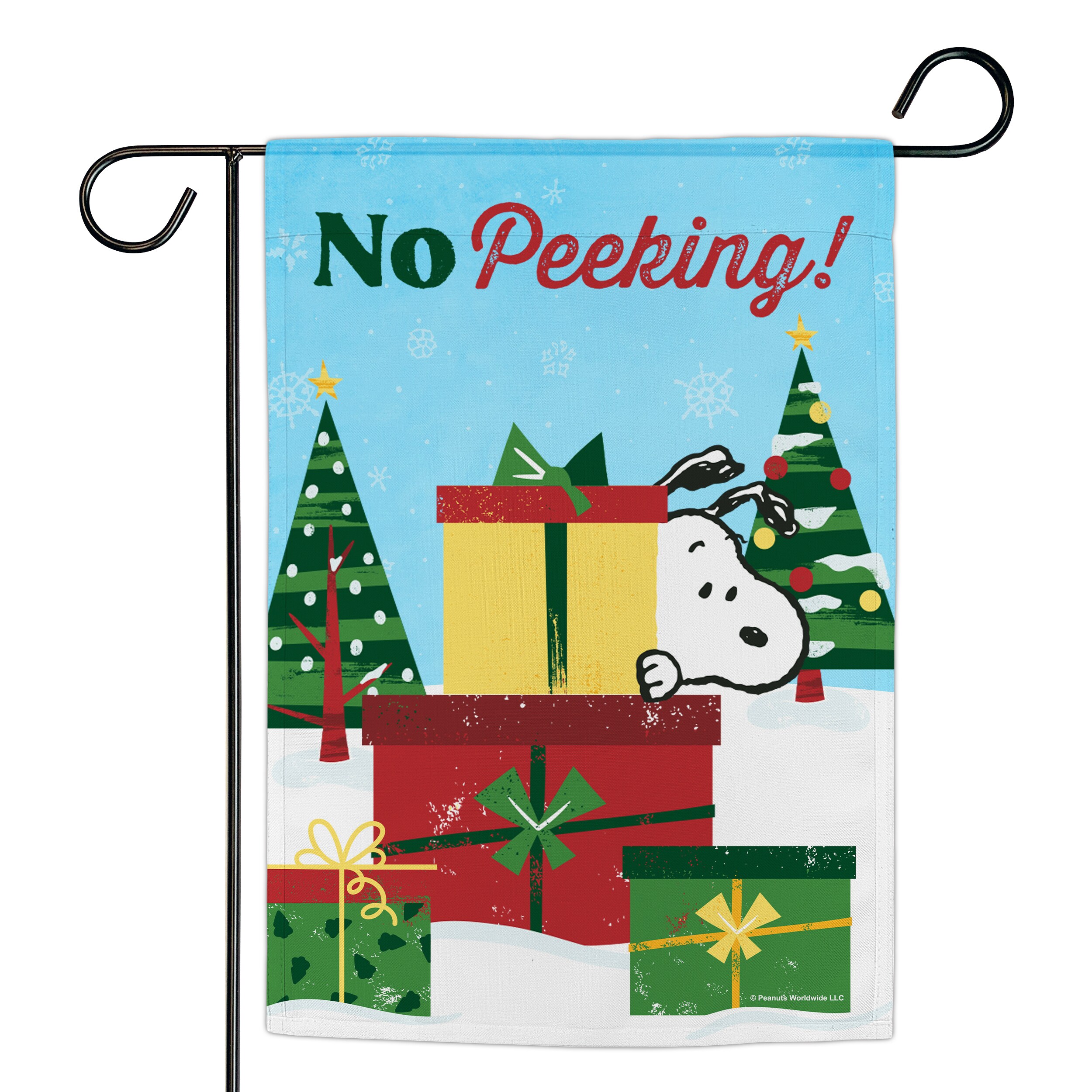 Peanuts 1.04-ft W x 1.5-ft H Christmas Garden flag Kit in the ...